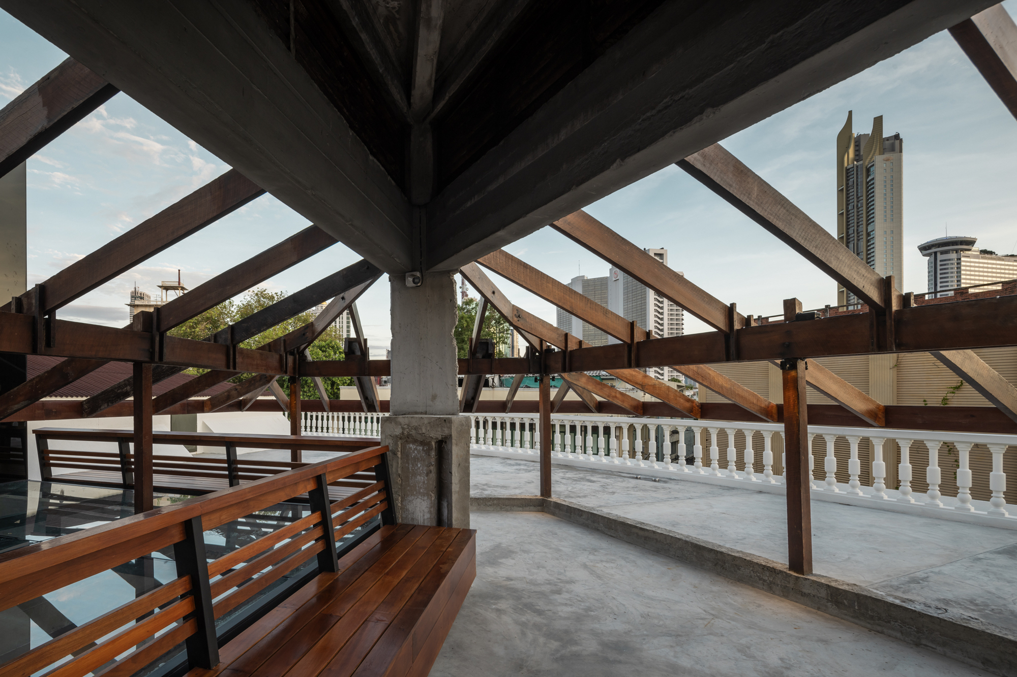 Gallery of Chaipathanasilp (The Corner House) / IF (Integrated Field) - 34