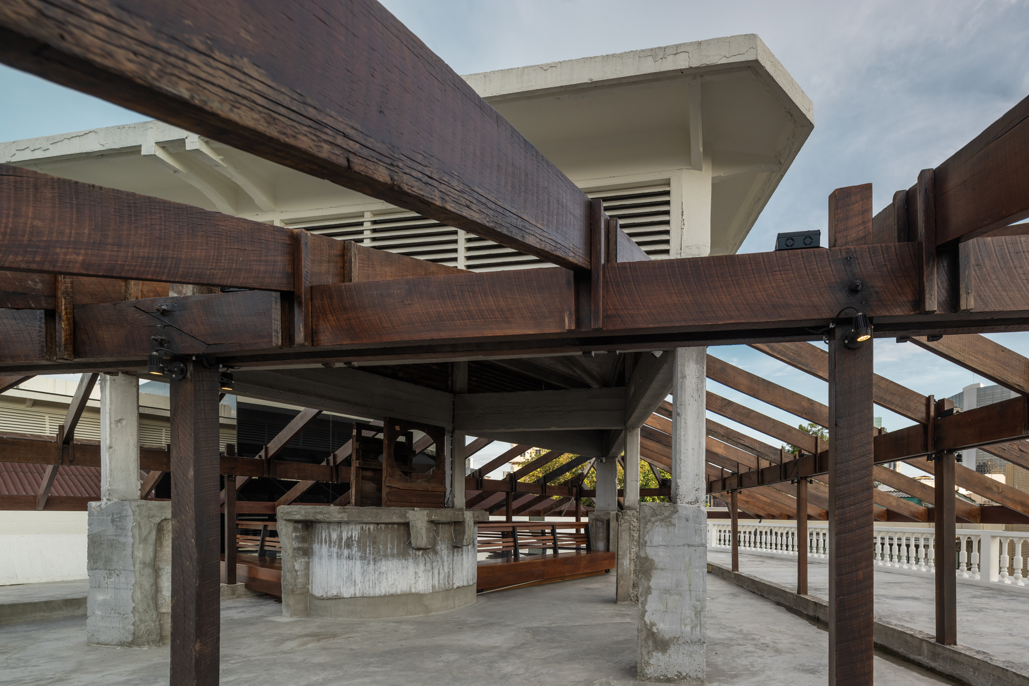 Gallery of Chaipathanasilp (The Corner House) / IF (Integrated Field) - 33