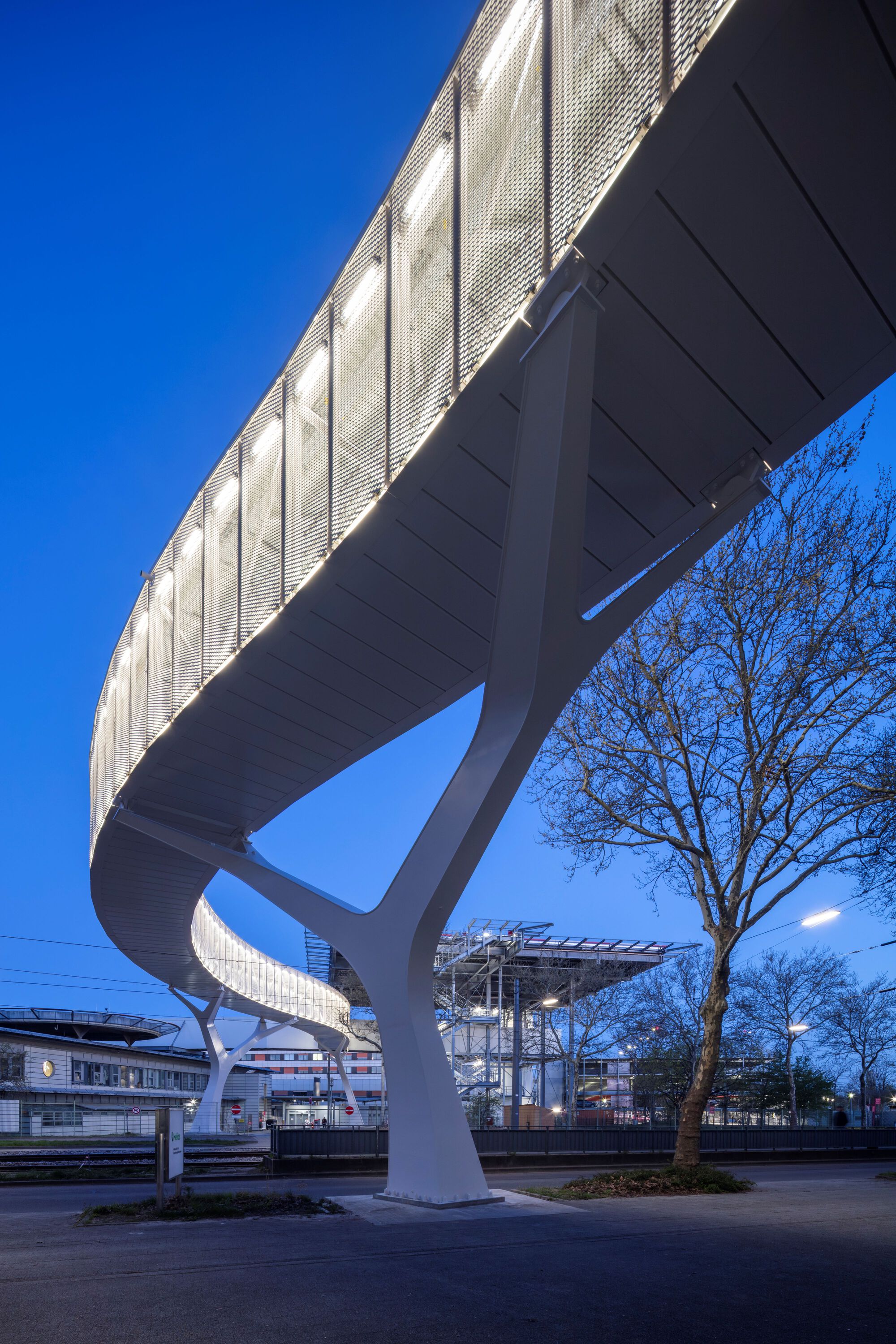 Gallery of Bridge Municipal Hospital Karlsruhe / caspar. - 9
