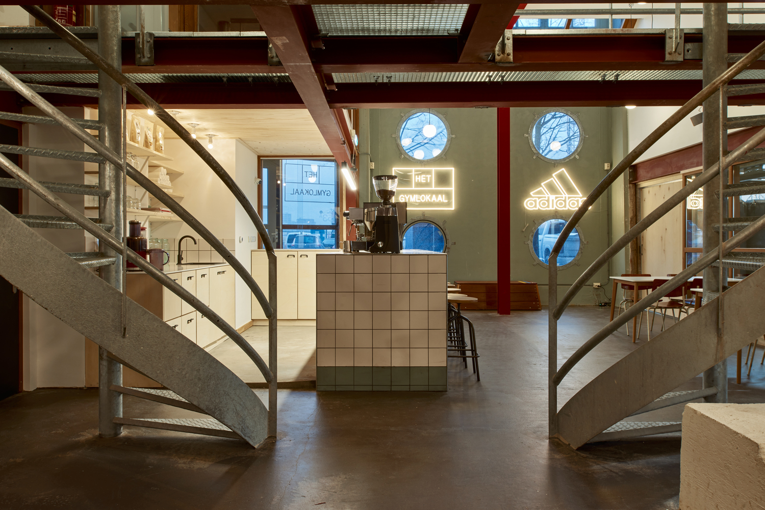 Gallery of The Gym-Bar Hybrid: Interiors That Integrate Sports and ...