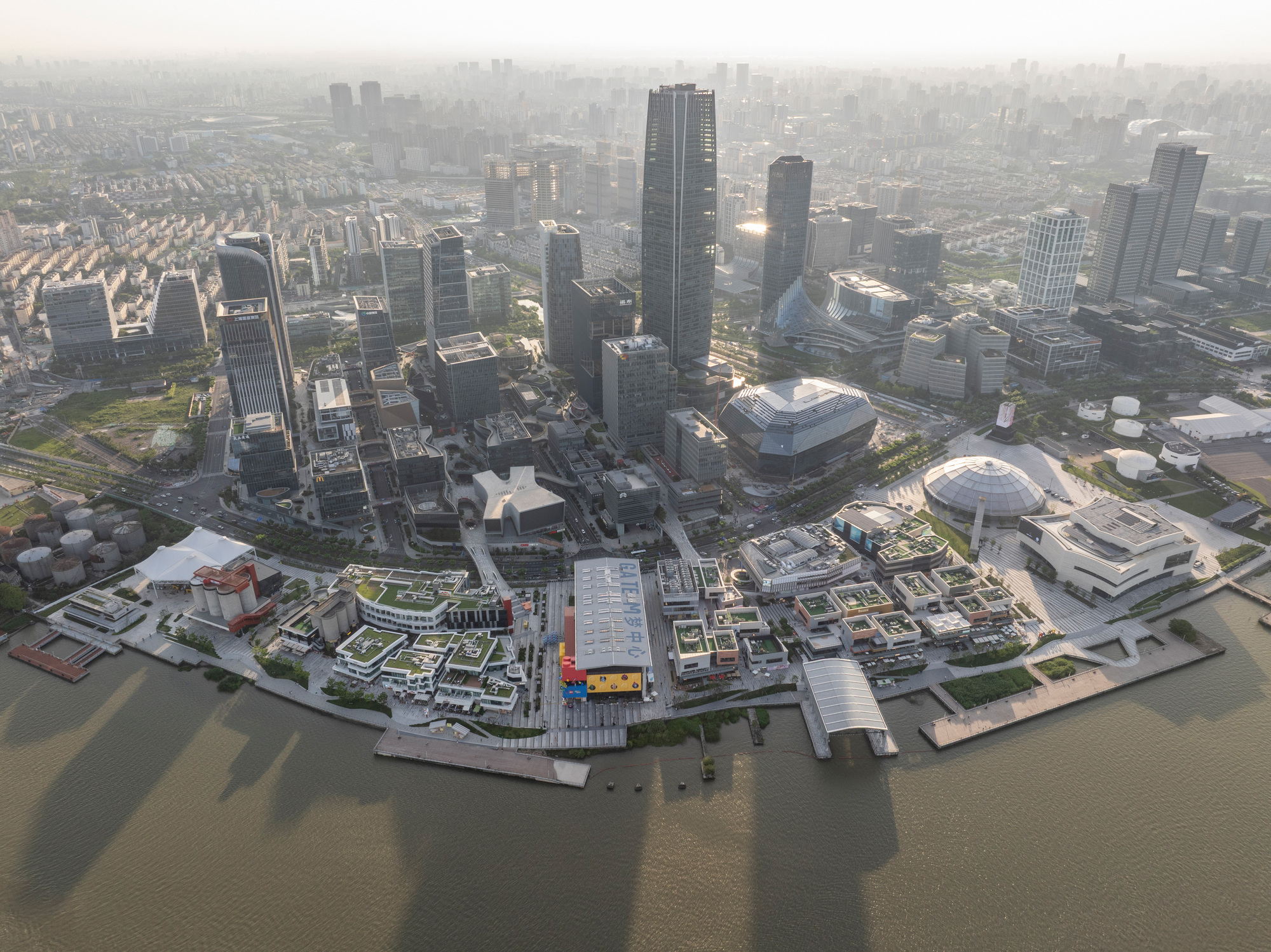 Galería de GATE M Centro de Sueños West Bund / MVRDV - 6