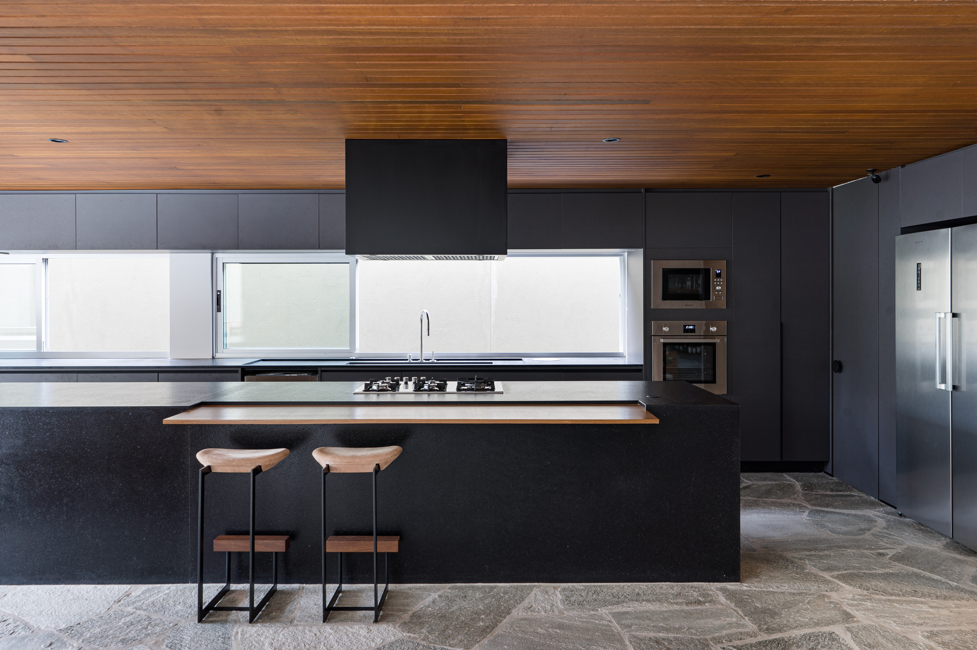 Gallery of Ostra House / STUDIO PIPPA - 10