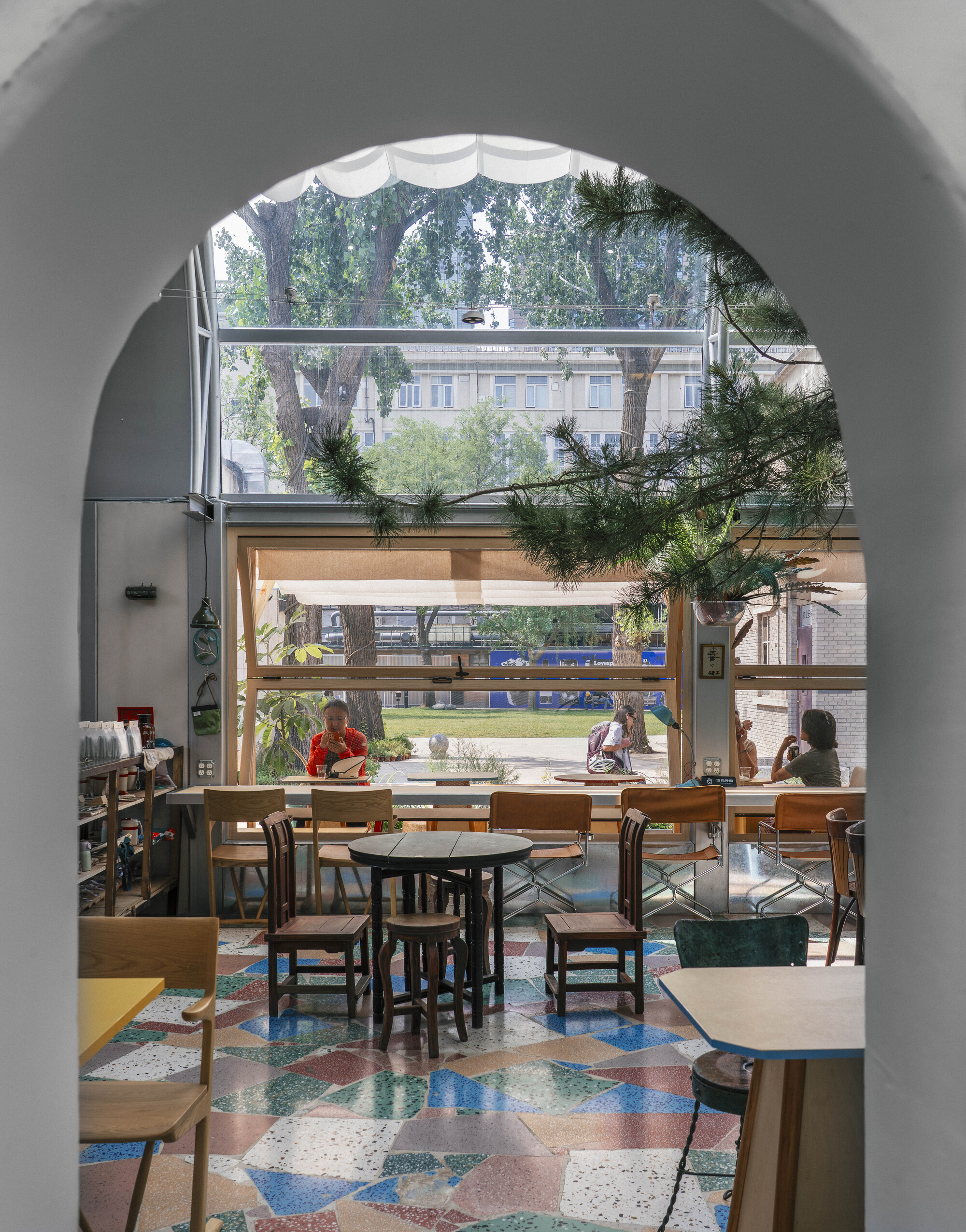 Gallery of Renovation Design for the METAL HANDS Coffee Youyi Store ...