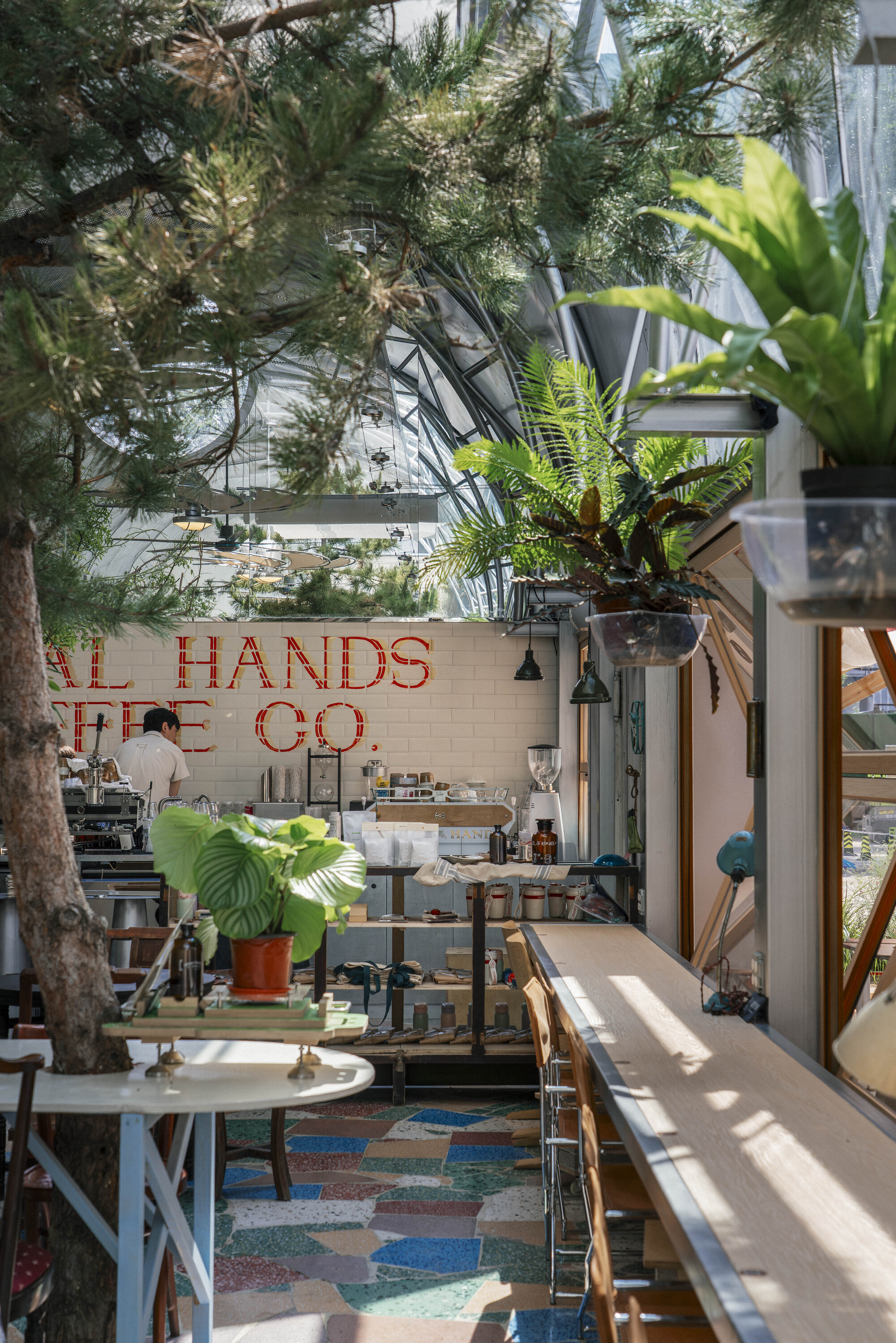 Gallery of Renovation Design for the METAL HANDS Coffee Youyi Store Garden Branch / SA ...