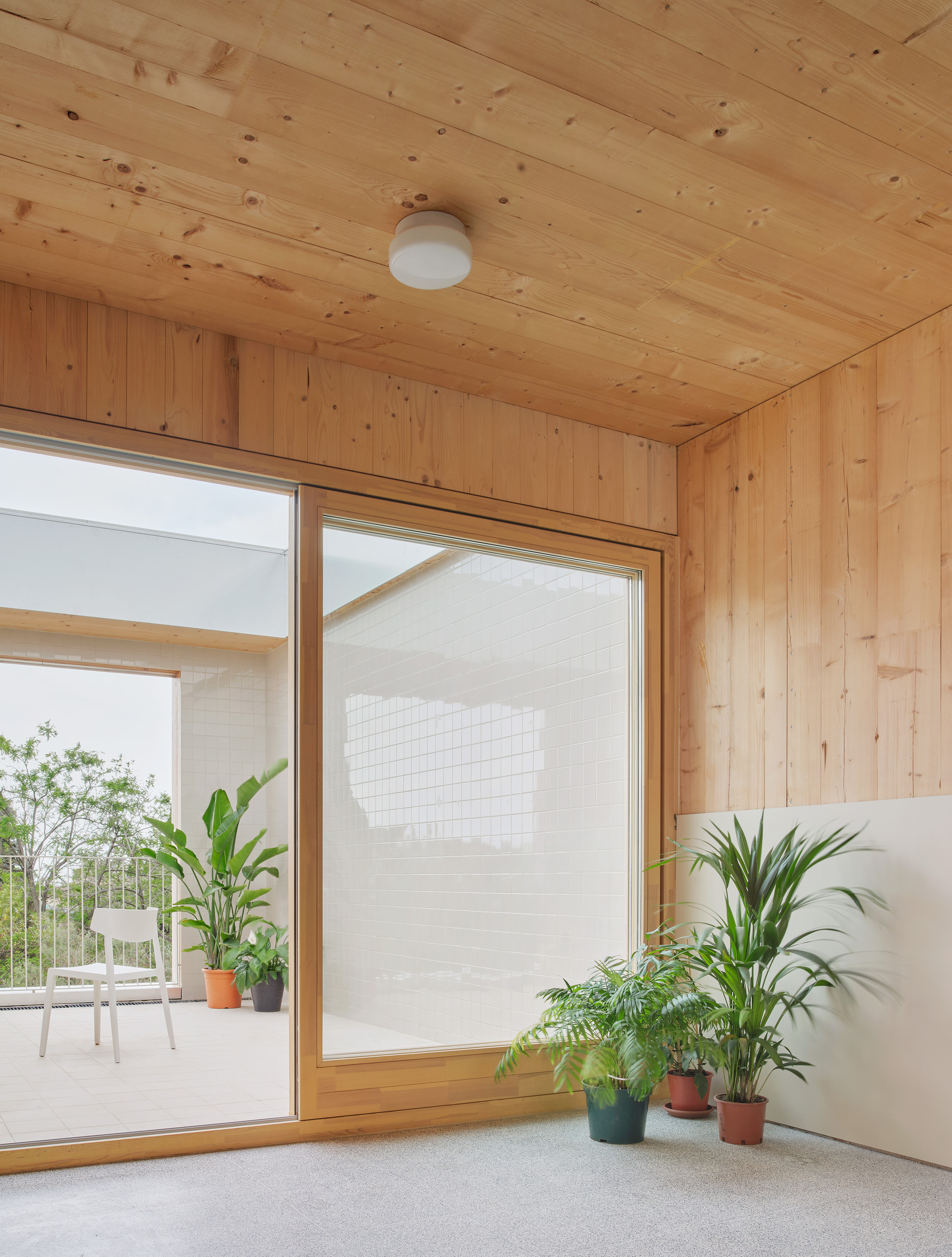 Gallery of Shelter for Homeless Women in Barcelona / Vivas Arquitectos - 9