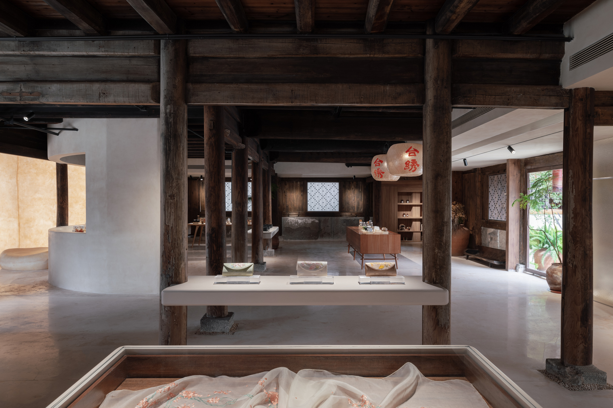 Gallery of Tai-Silk Courtyard / Deep Origin Lab + CO-MILEU - 19