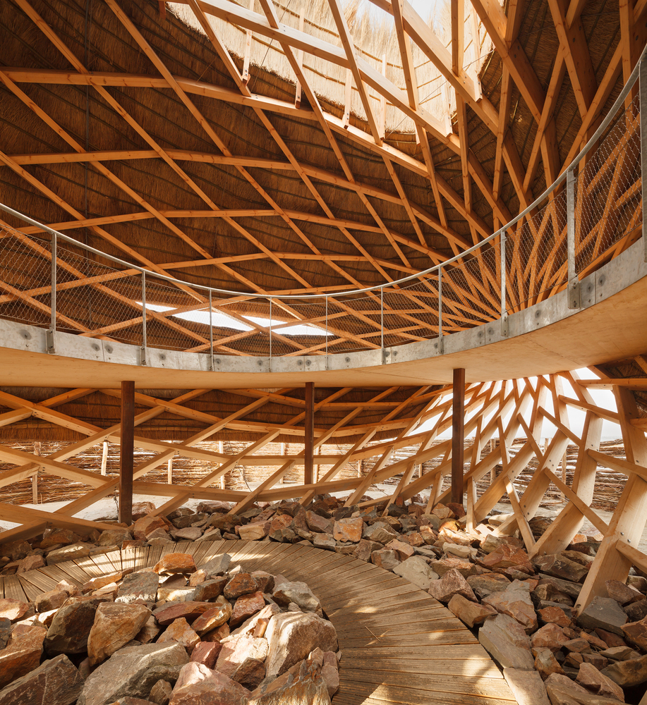 Gallery of Of a Feather: The Hidden Architecture of Bird Watching - 4