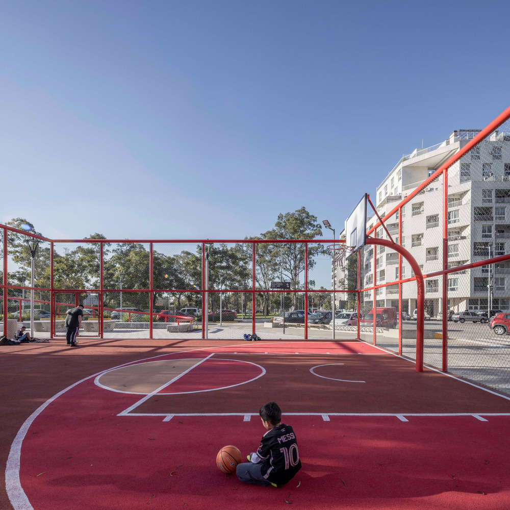 Gallery of Olympic Neighborhood Square / Región Austral - 5