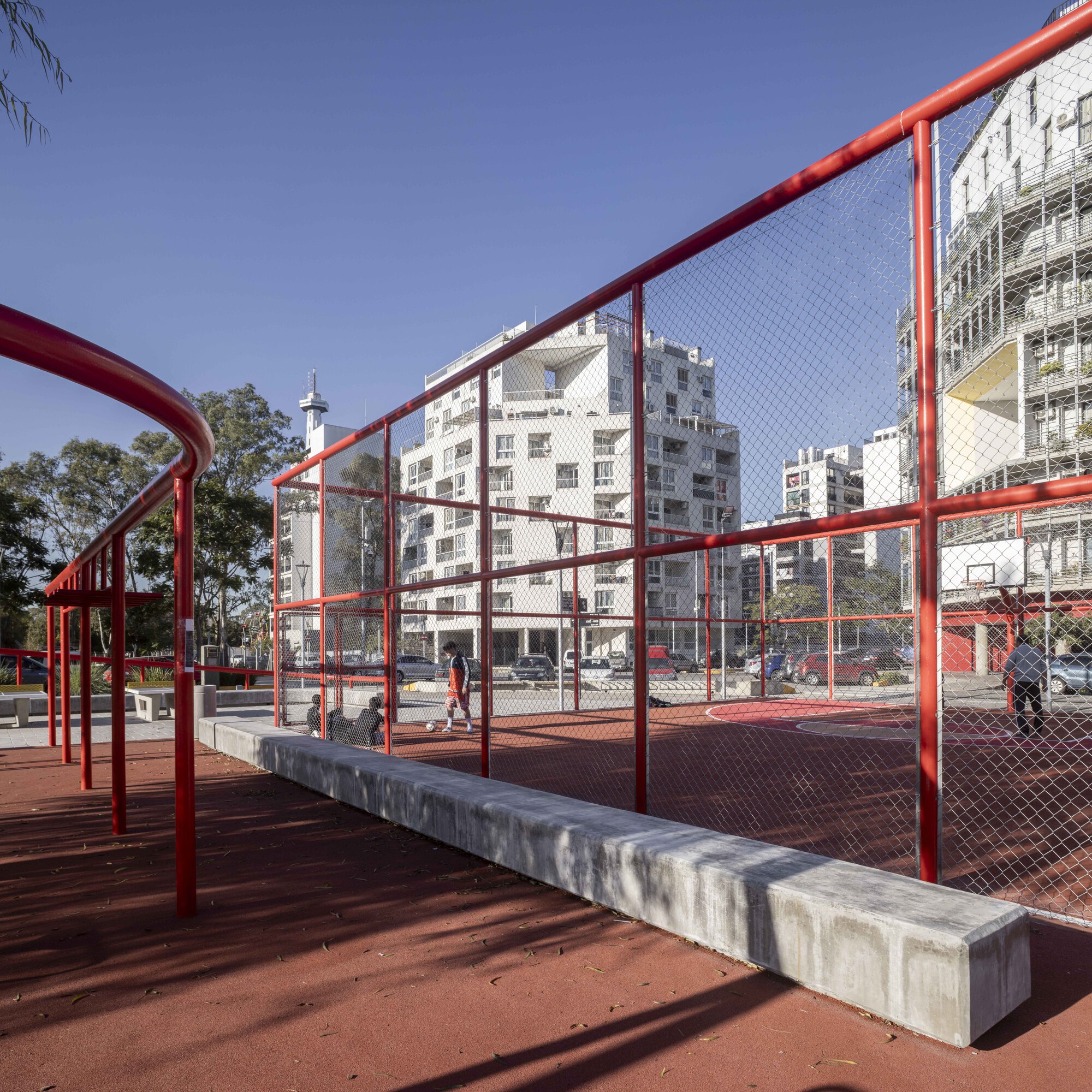 Gallery of Olympic Neighborhood Square / Región Austral - 17