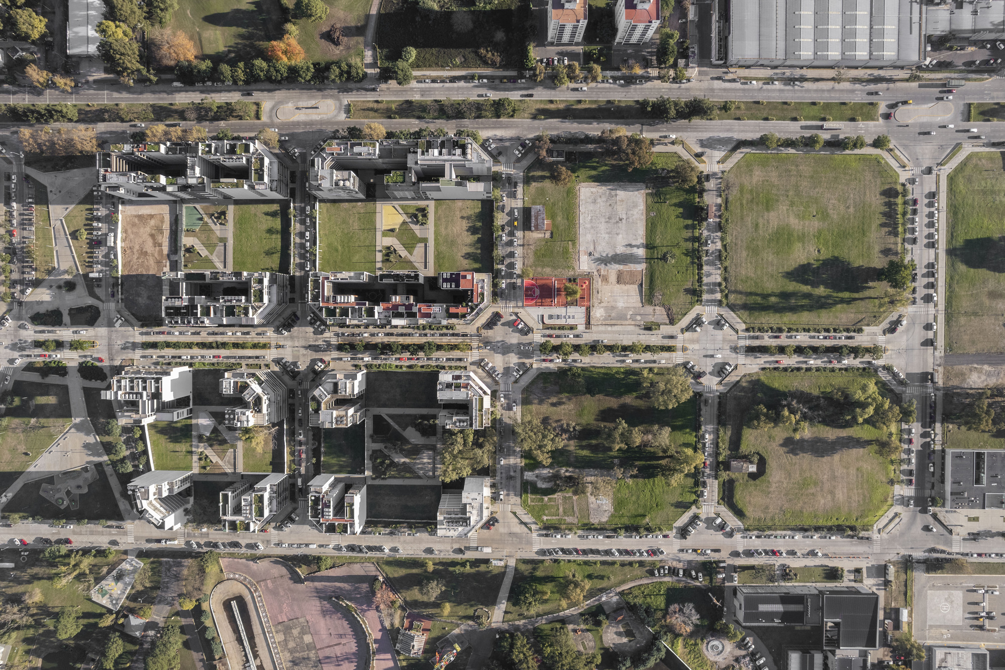 Gallery of Olympic Neighborhood Square / Región Austral - 24