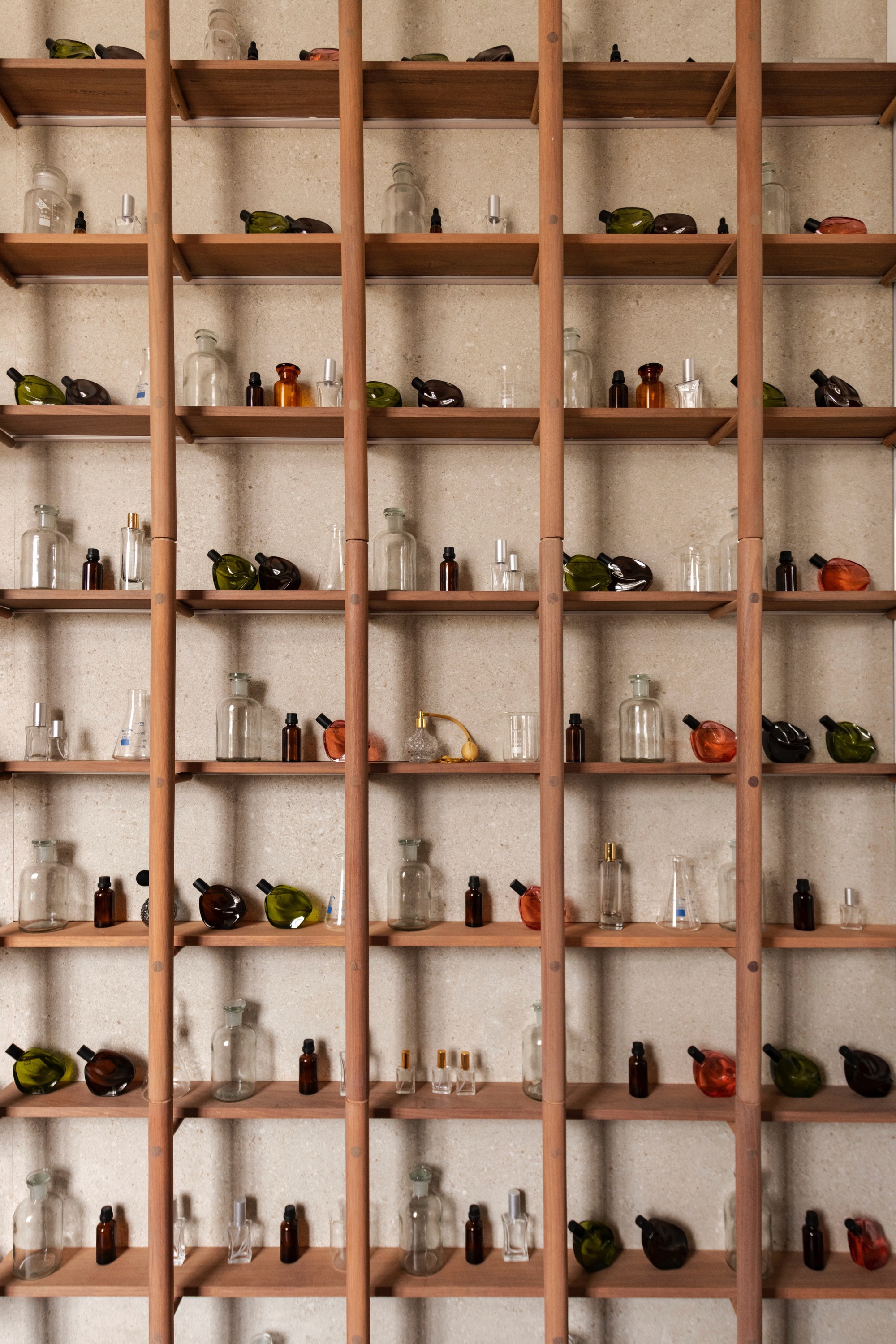 Galería de Atelier del Perfumista - CASACOR Perú 2025 / David Zwiebach ...