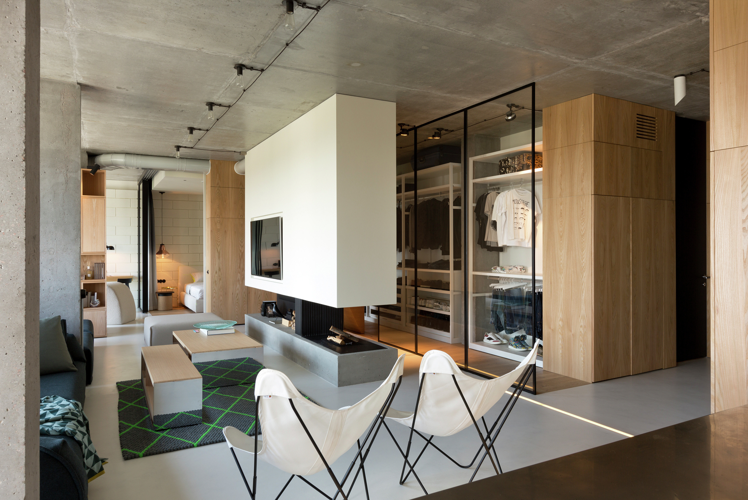 Gallery of Beyond the Dropped Ceiling: 10 Interior Projects for Making Services and Conduits ...