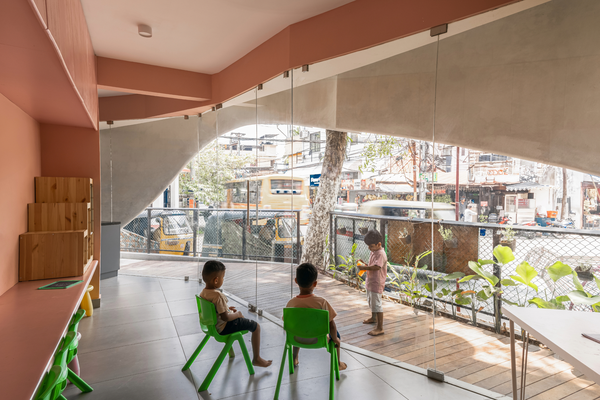 Galería de Centro de Atención Infantil Anganwadi / Fahed+Architects - 3