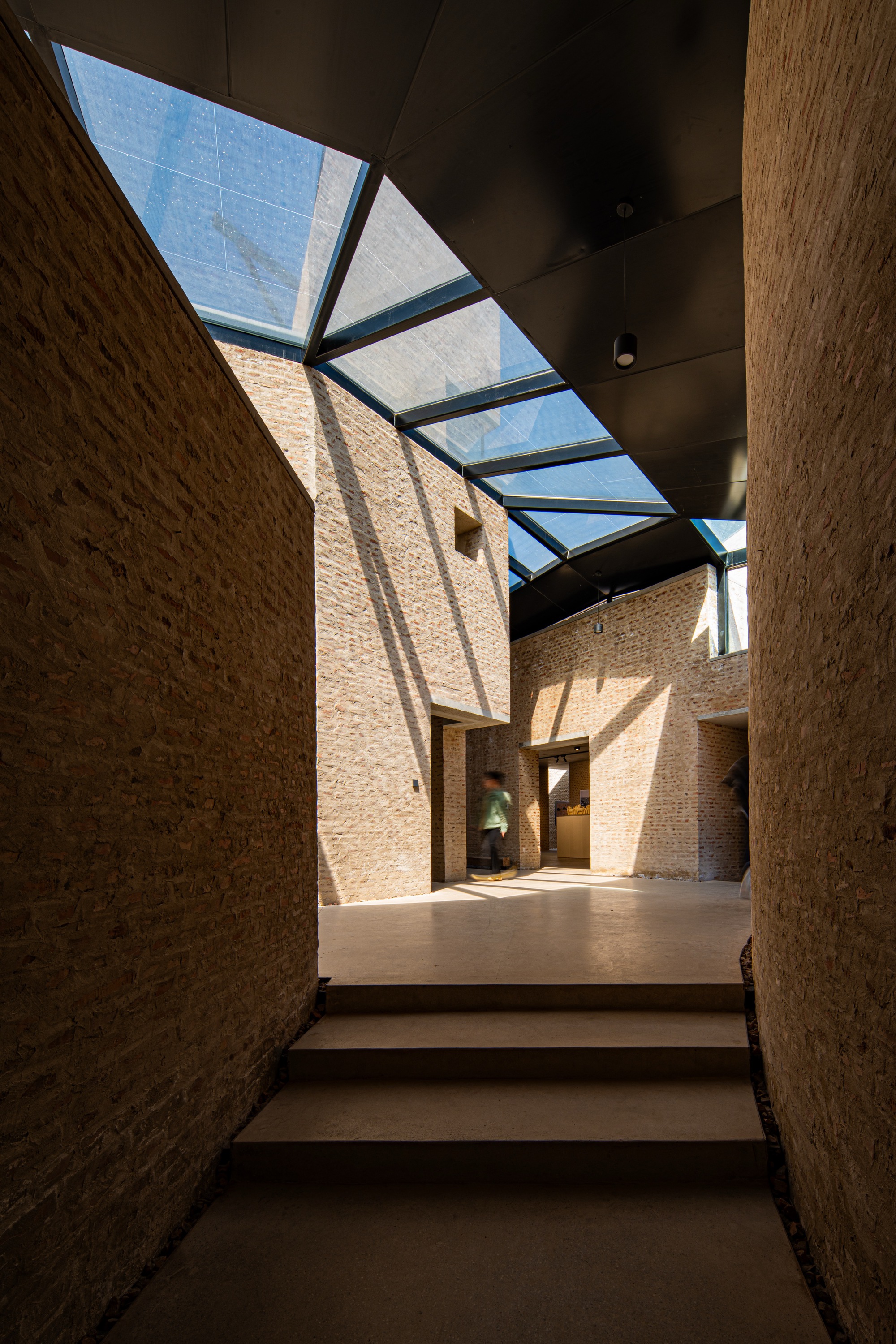 Gallery of West Wusutu Village Community Center / Zhang Pengju - 23