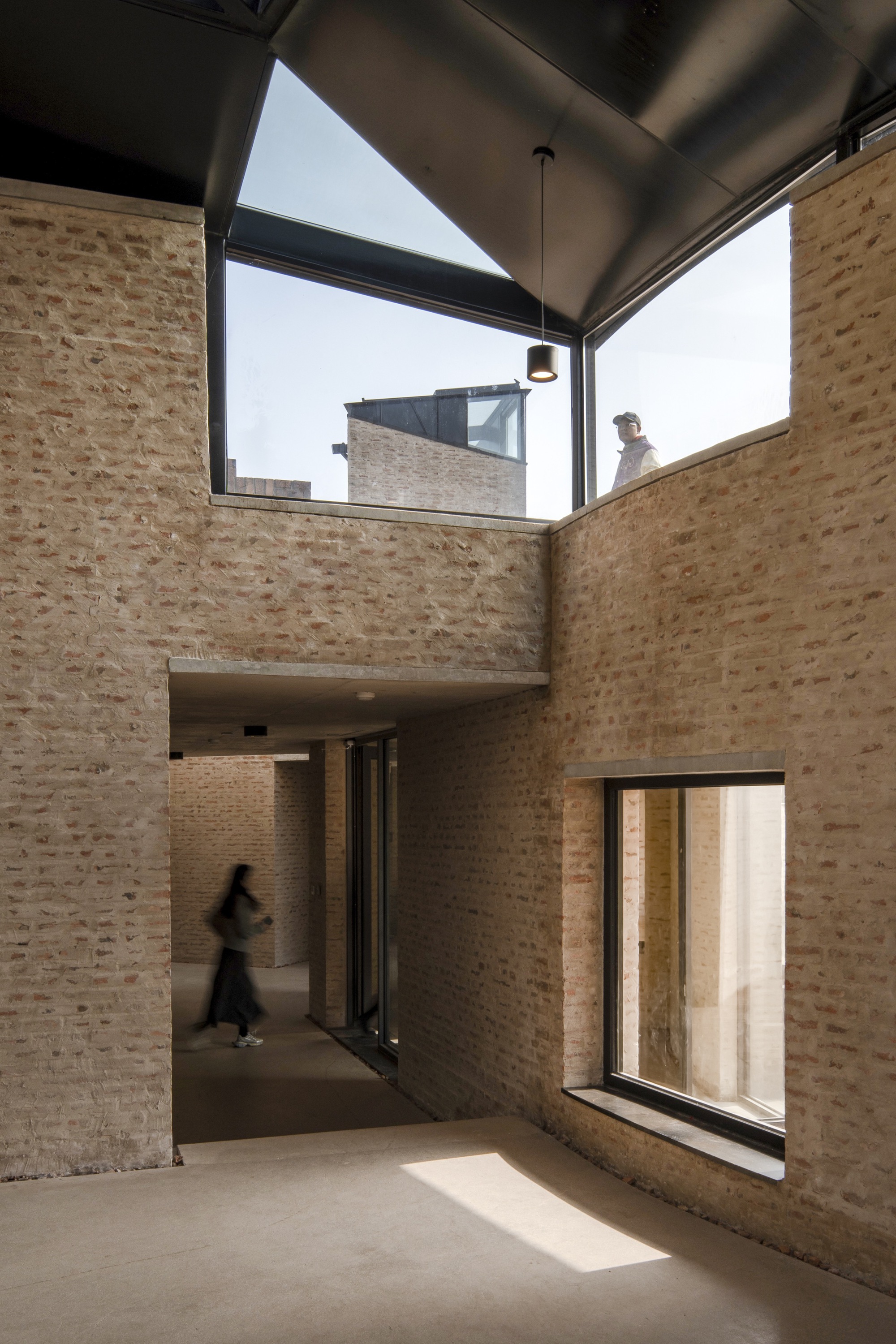 Gallery of West Wusutu Village Community Center / Zhang Pengju - 38