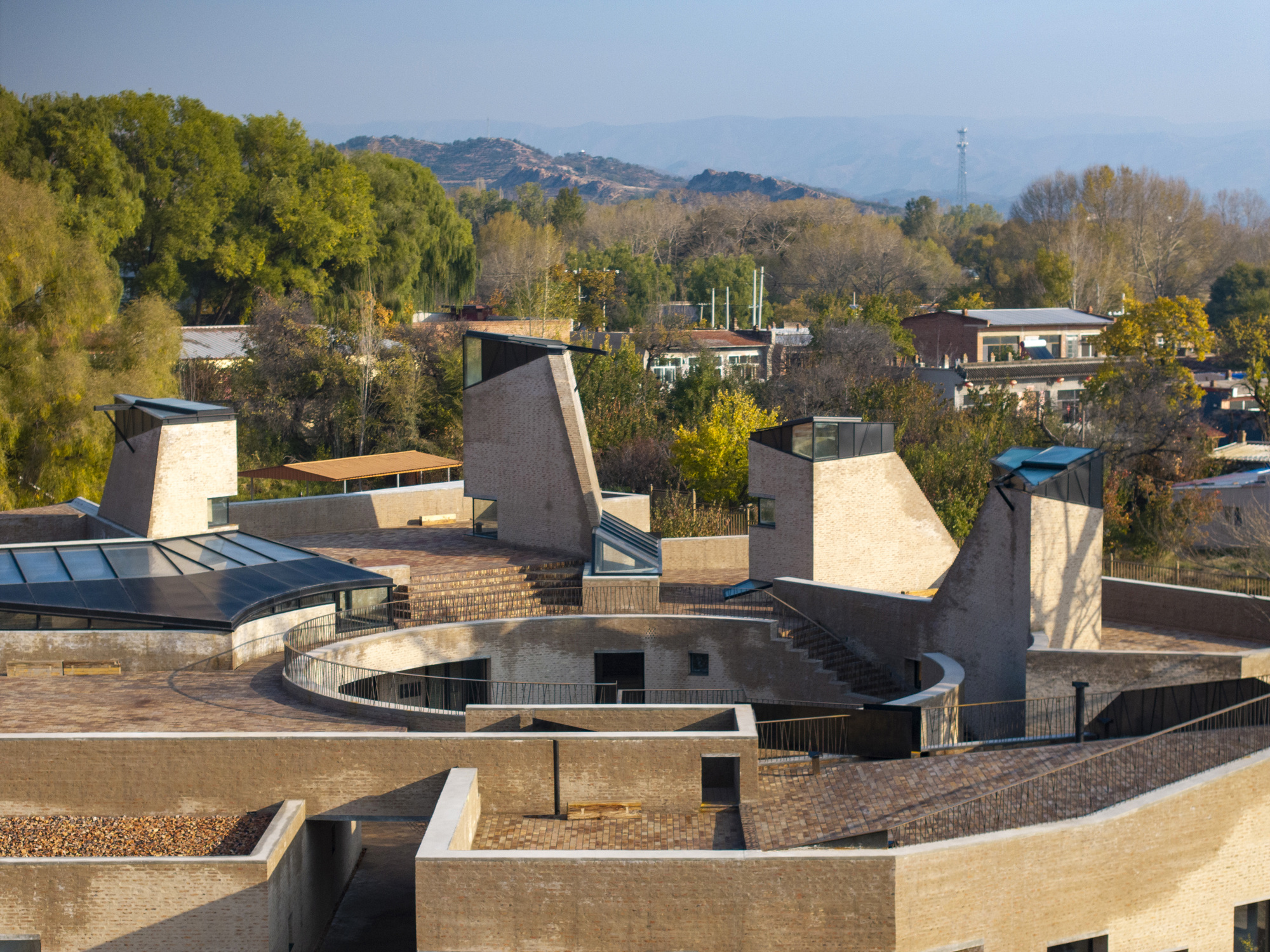 Gallery of West Wusutu Village Community Center / Zhang Pengju - 31