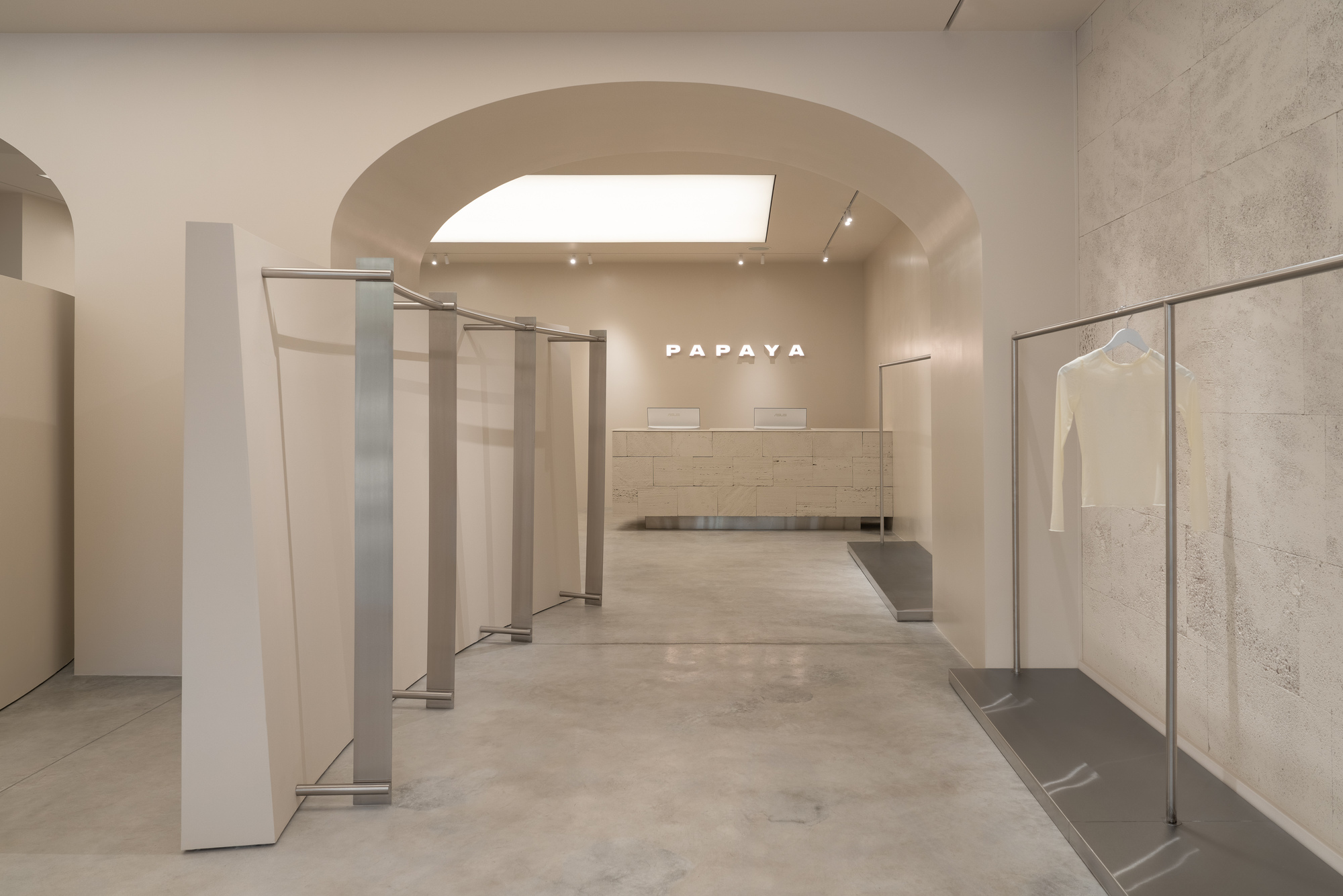 Gallery of PAPAYA Brand Showroom / Between The Walls - 10