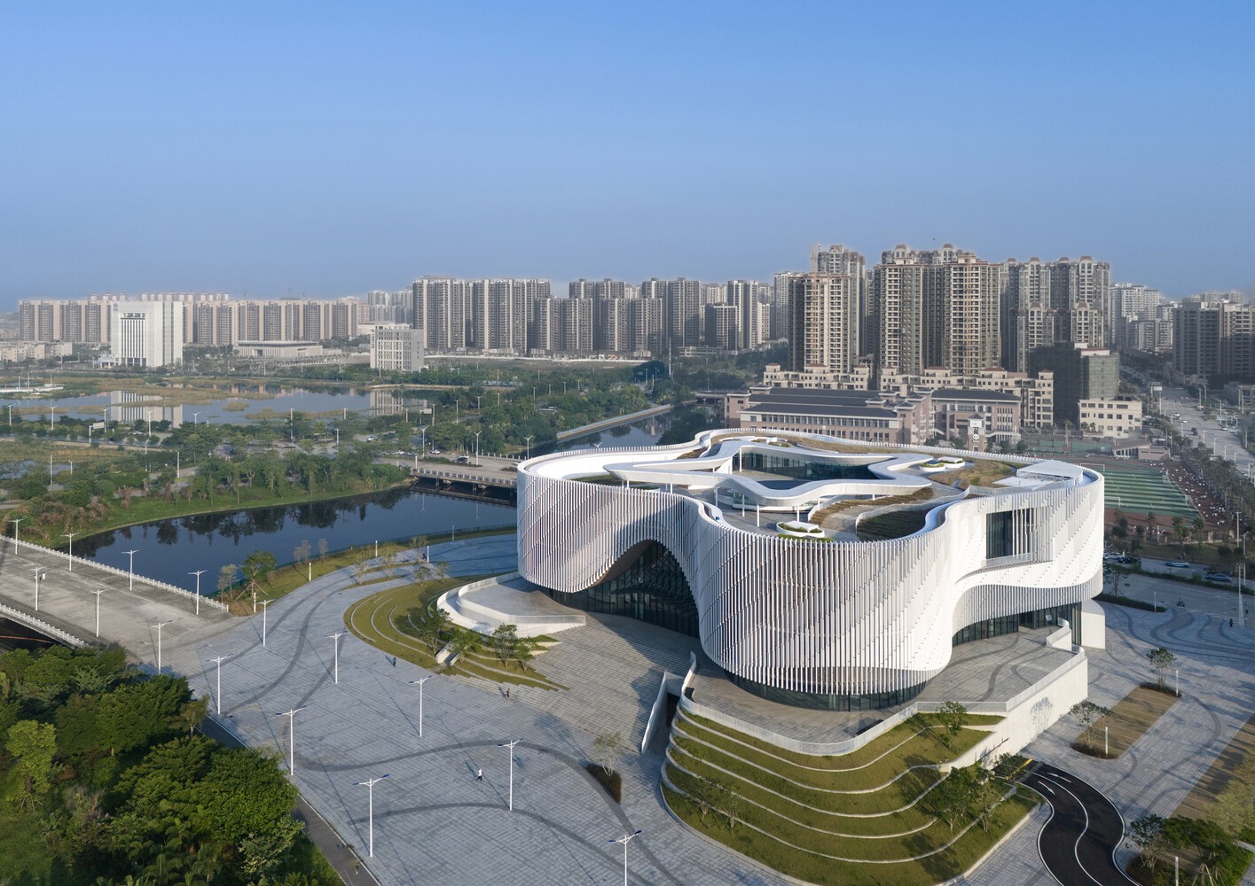 Gallery of Yangjiang Cultural Center / Architectural Design & Research ...