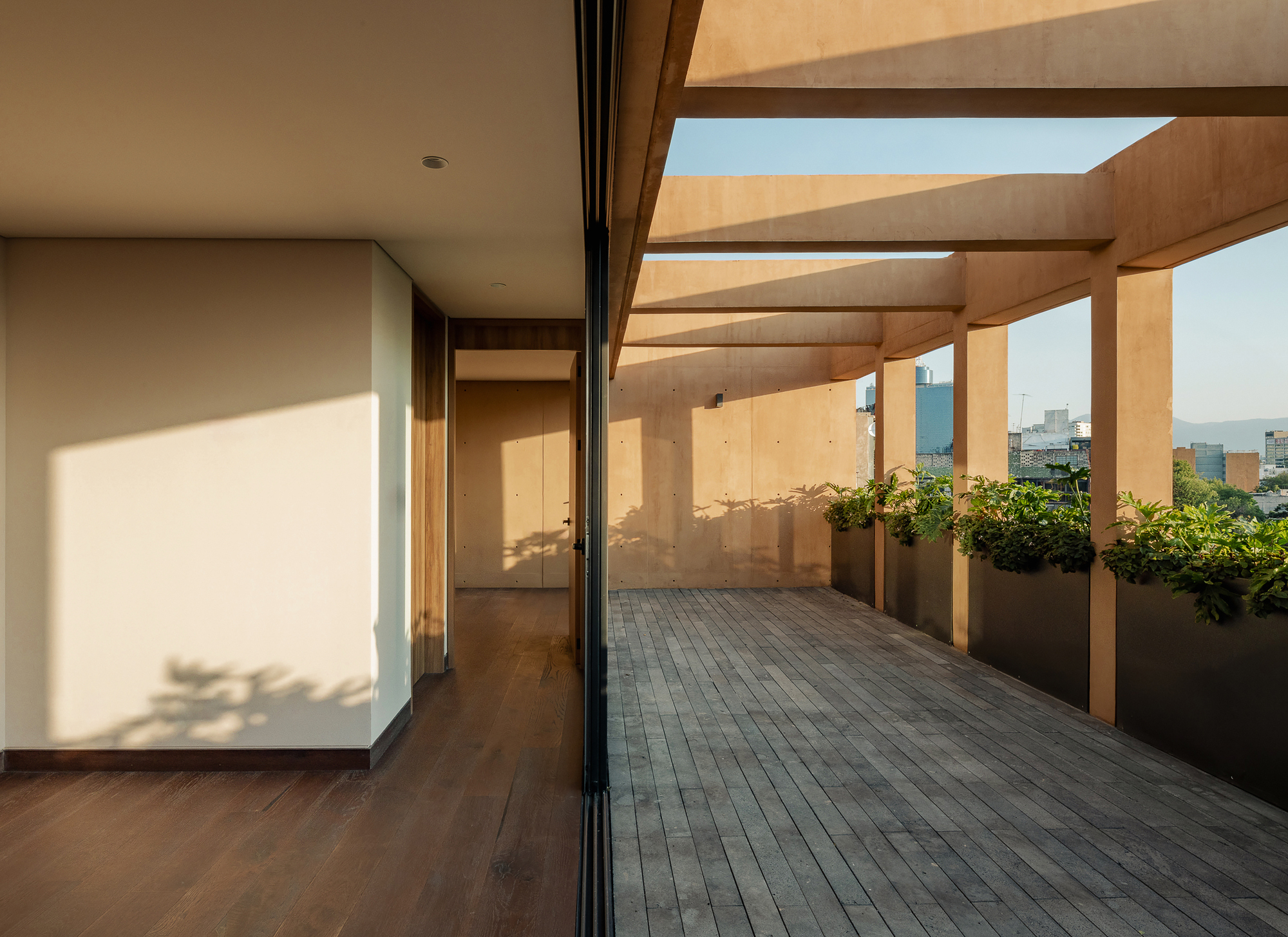 Galería de Edificio Nuevo León 207 / CRB Arquitectos - 4