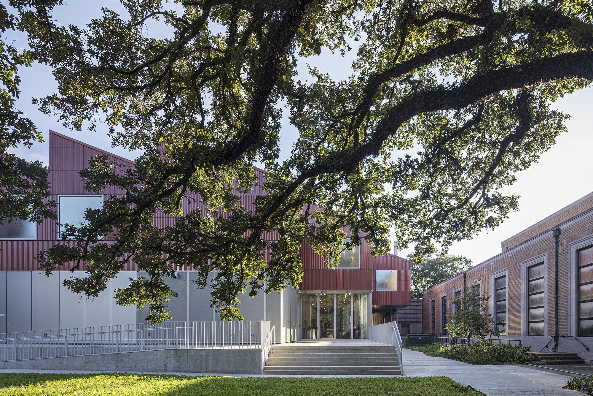 Gallery of William T. Cannady Hall / Karamuk Kuo + Kendall/Heaton ...