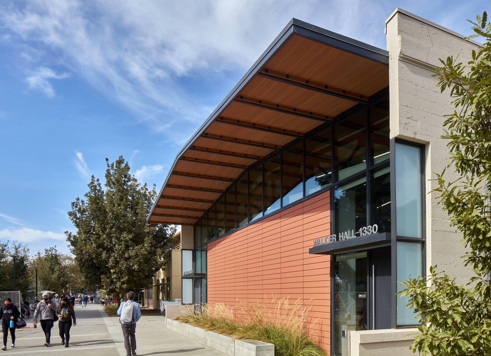 Gallery of Walker Hall Graduate Student Center / LMS Architects - 21