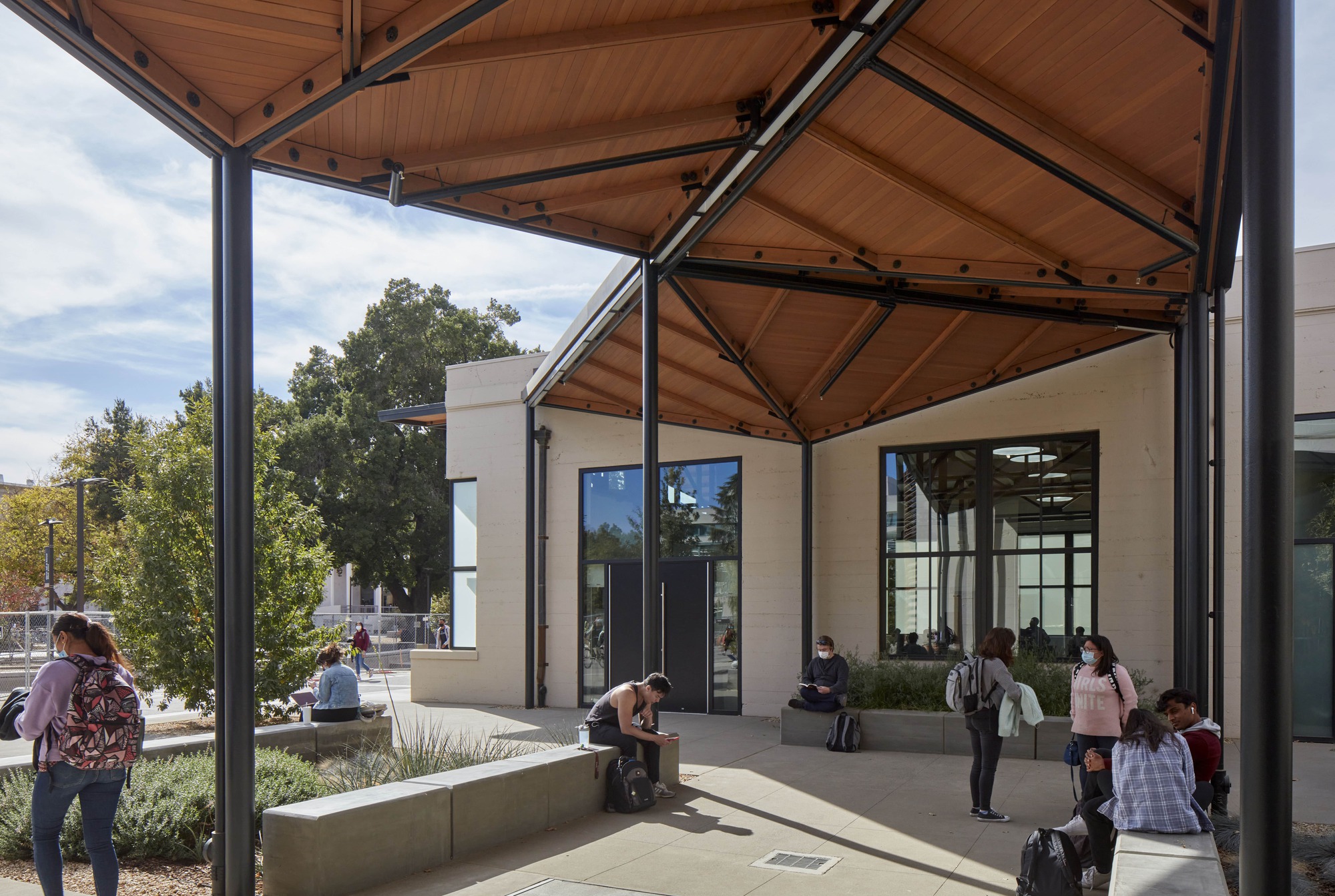 Gallery of Walker Hall Graduate Student Center / LMS Architects - 10