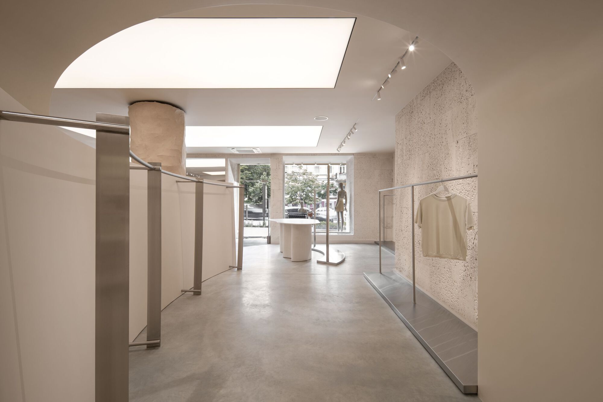 Gallery of PAPAYA Brand Showroom / Between The Walls - 30