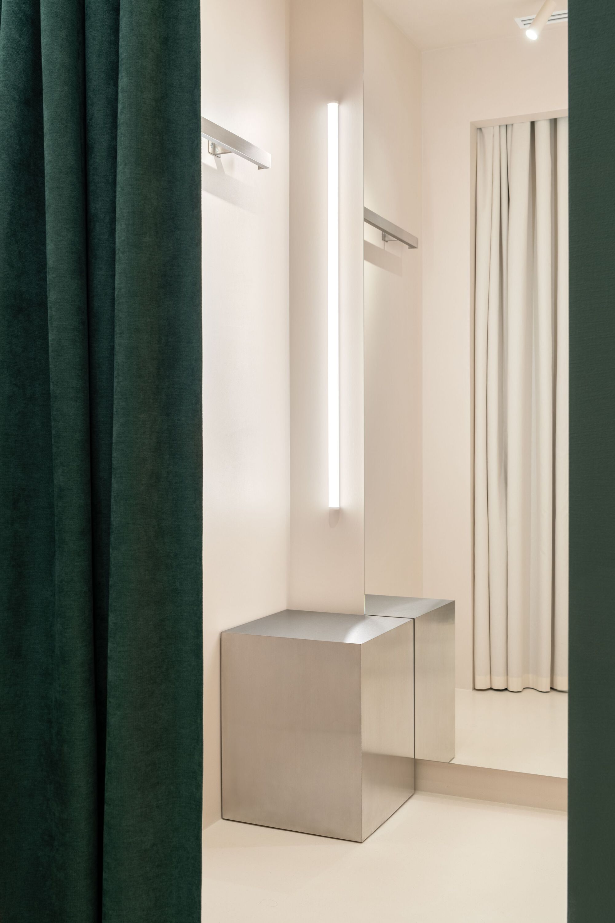 Gallery of PAPAYA Brand Showroom / Between The Walls - 17