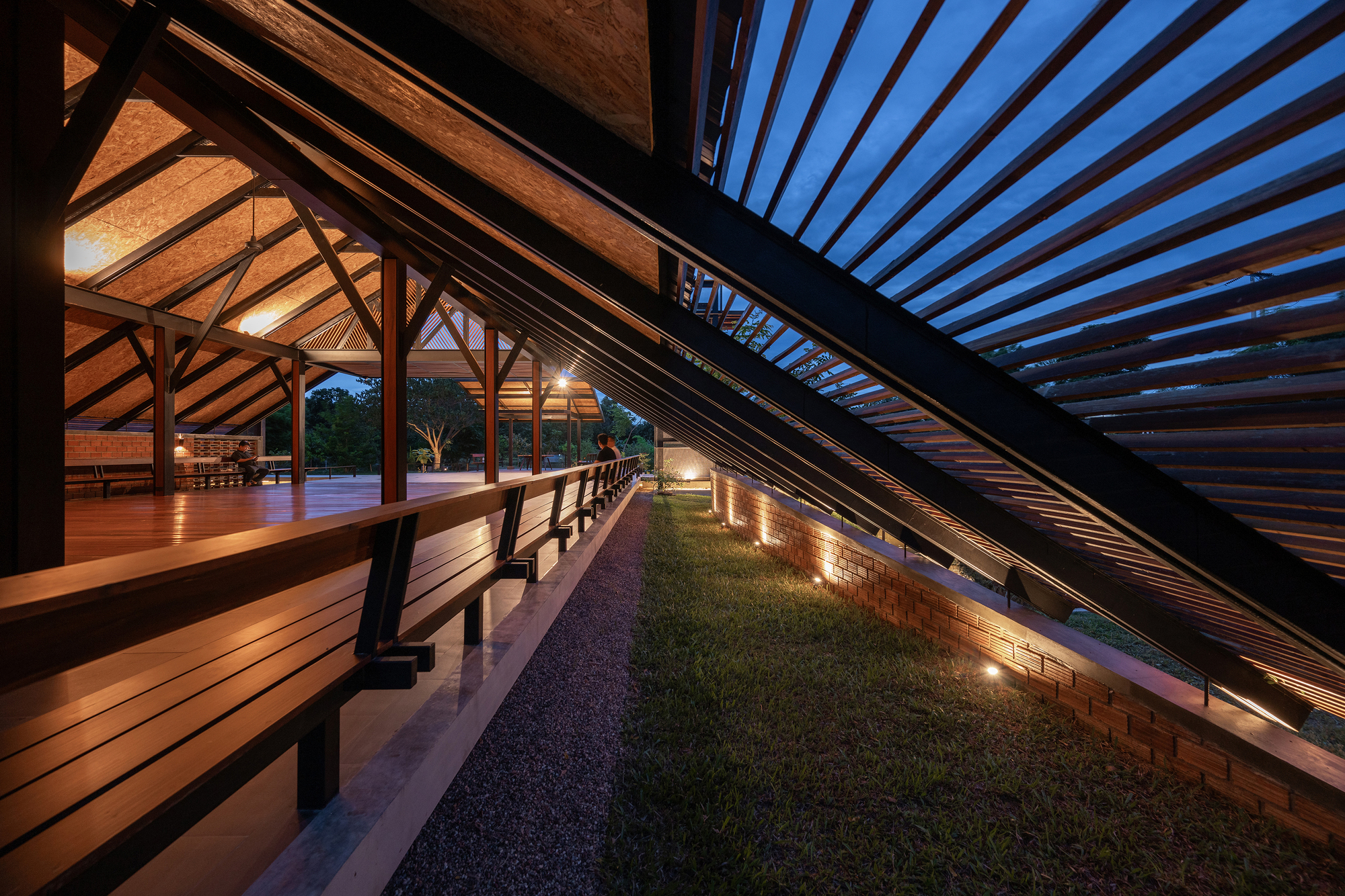 Gallery of Cheewit Cheewa Home of Nature / Teerachai Leesuraplanon ...