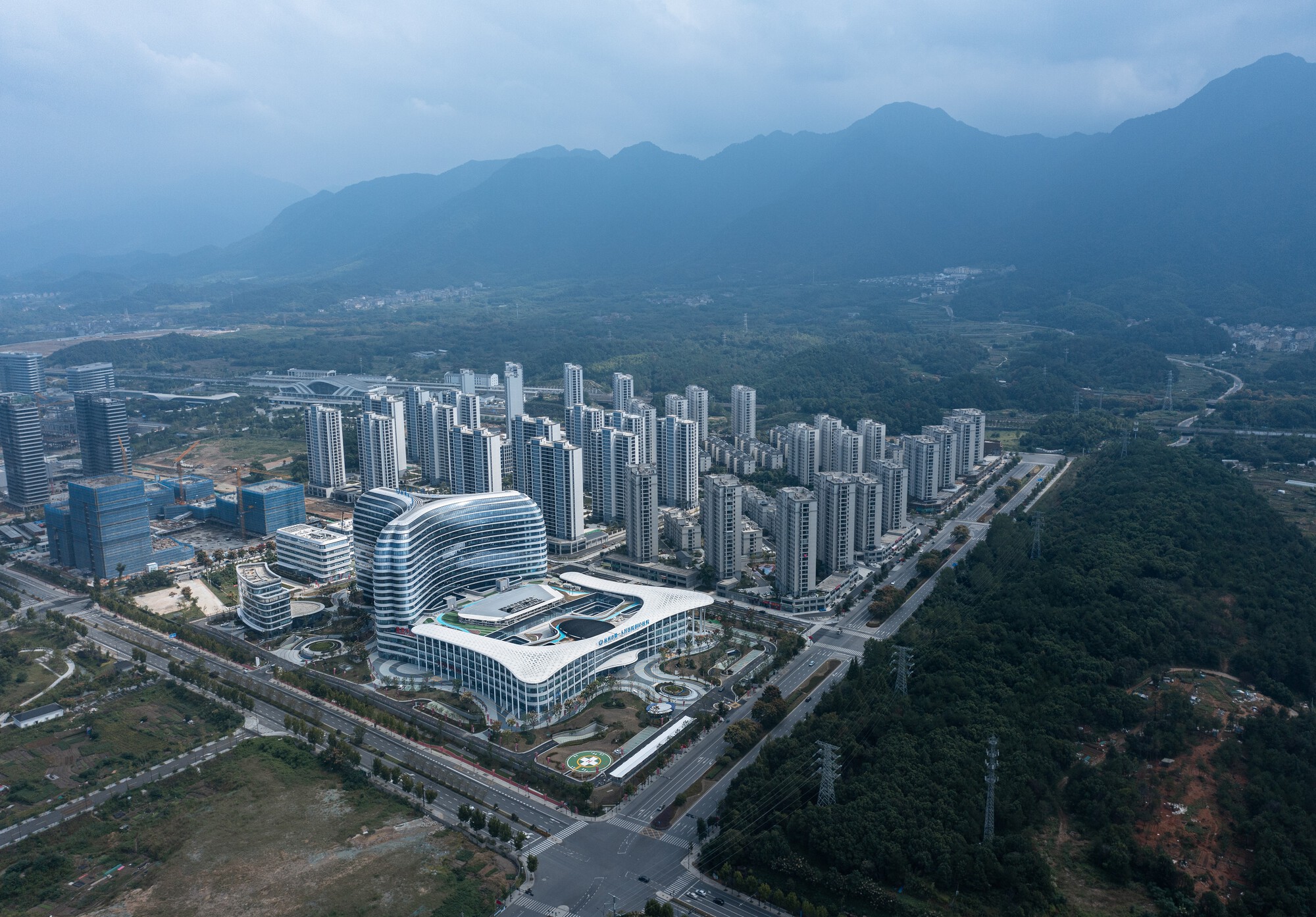 Gallery of Hangzhou First People's Hospital Tonglu Branch / UAD - 14