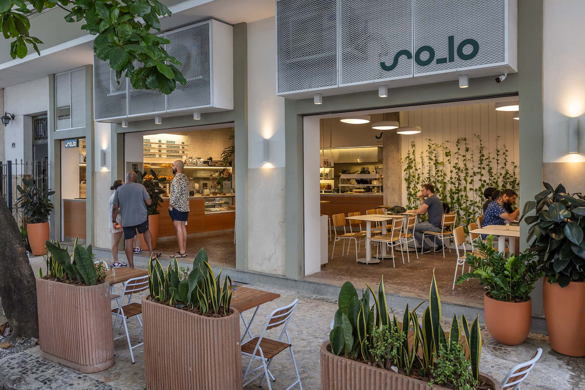 Gallery of Café So_lo _ Copacabana / Estúdio Chão - 9