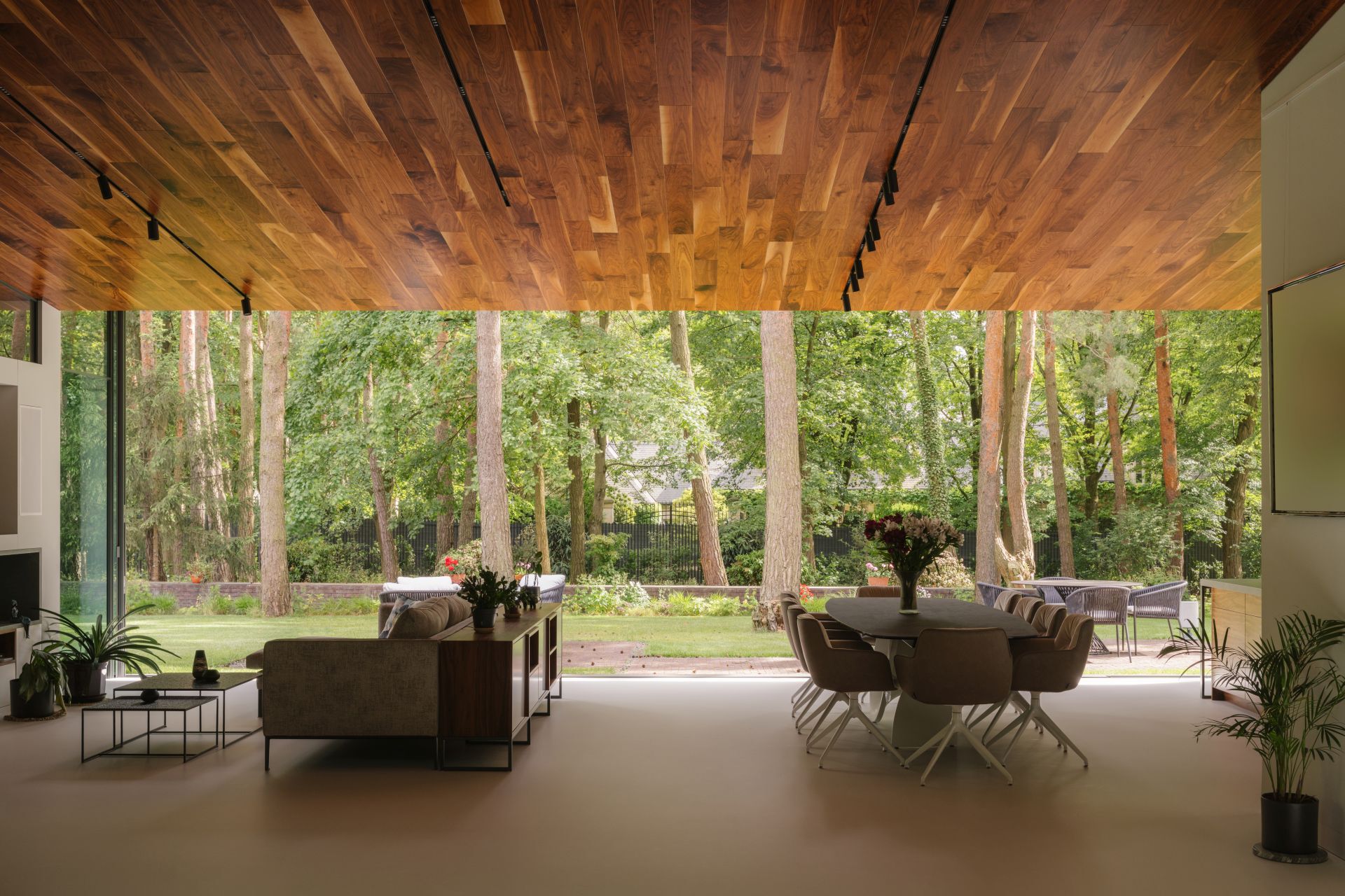 Gallery of The Travelers’ House / BBGK Architects + Katarzyna Mach - 9