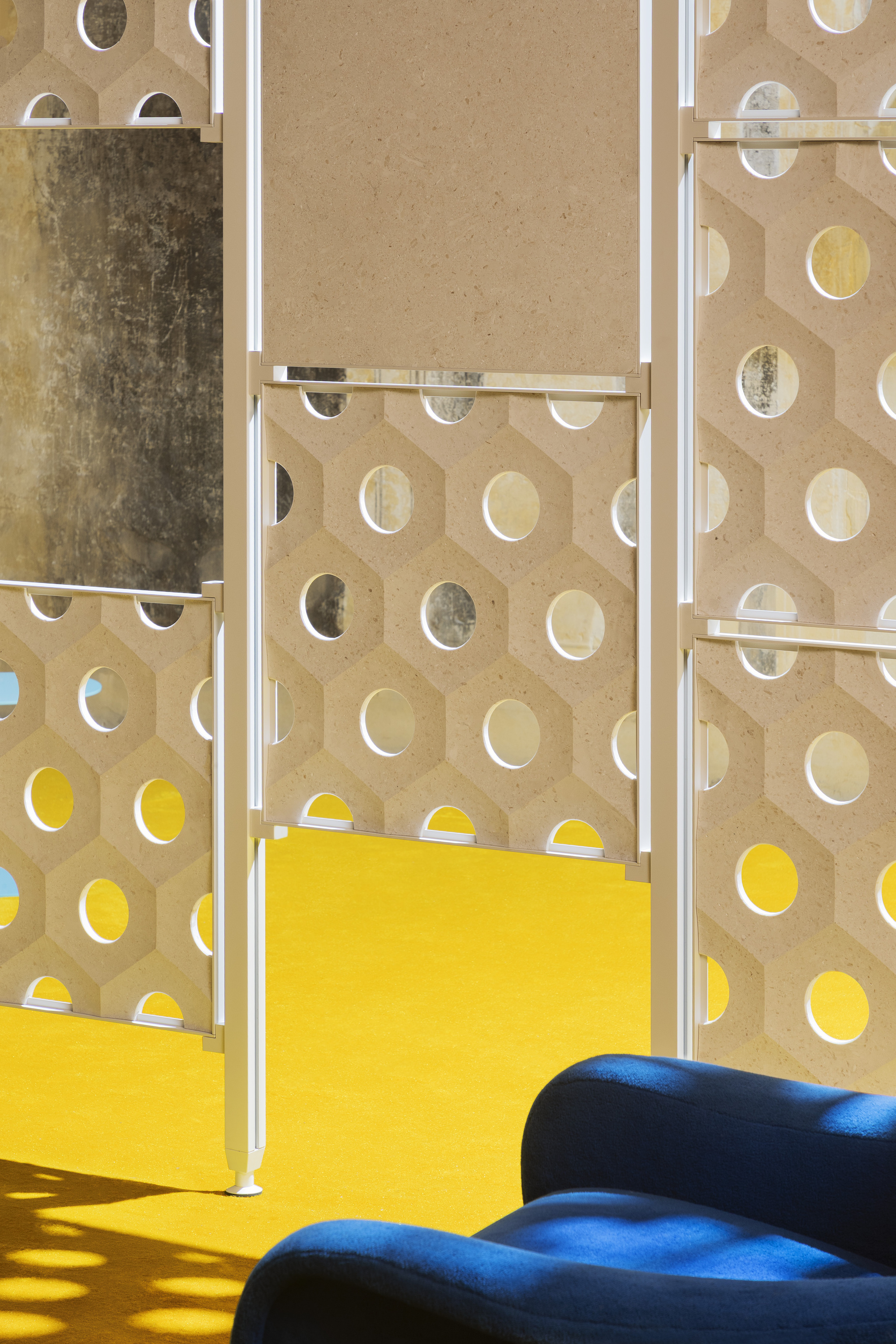 Gallery of Marble That Defines Spaces: Lithos Design, Between ...