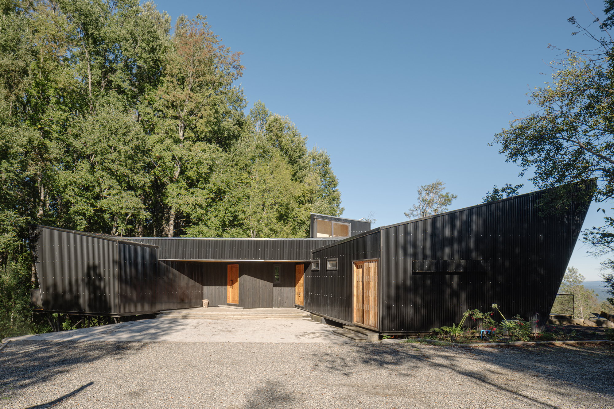 Gallery of Miradores House / Lucas Maino Fernández - 11