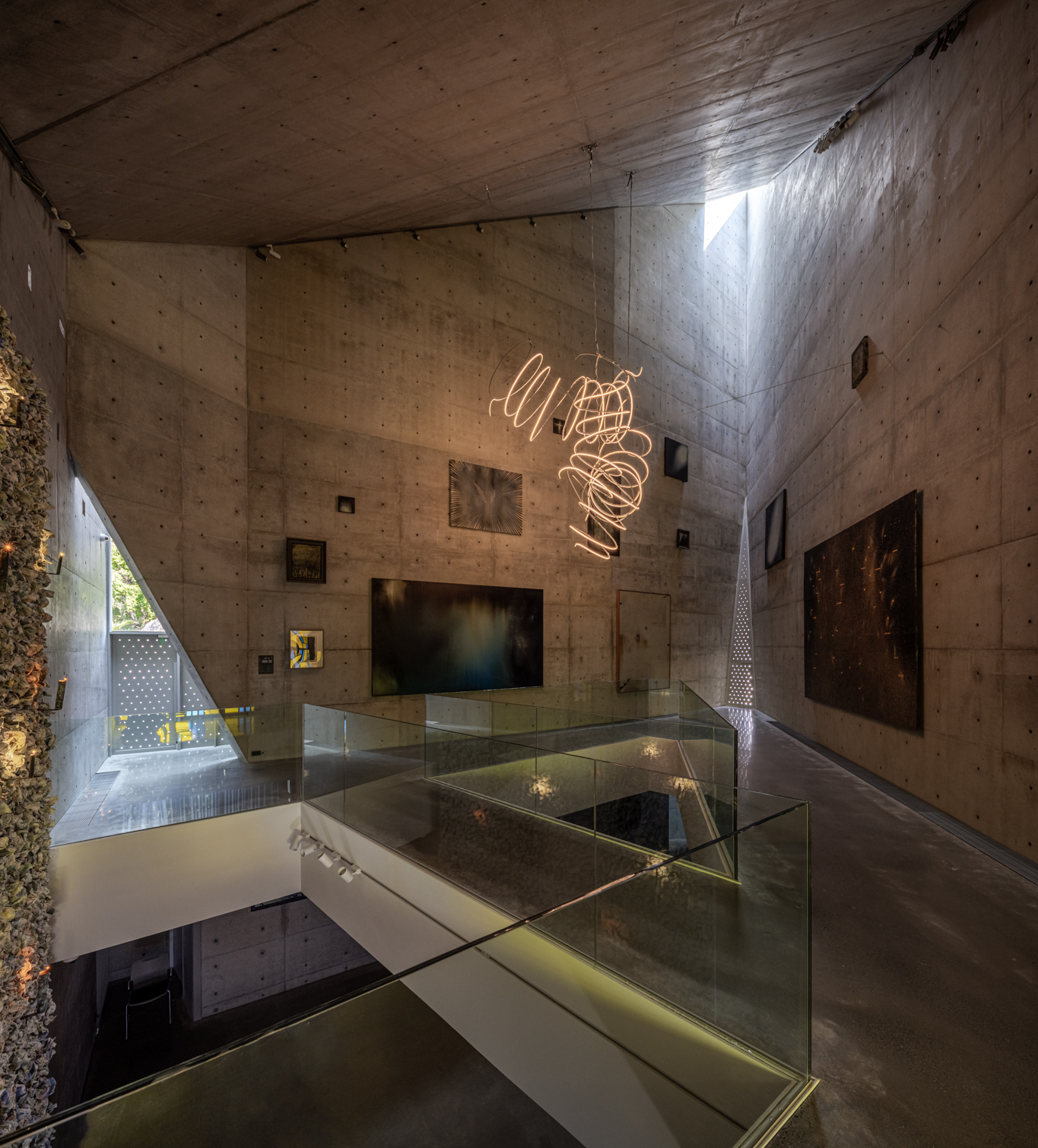 Gallery of Paul Chiang Art Center / Behet Bondzio Lin Architekten - 16