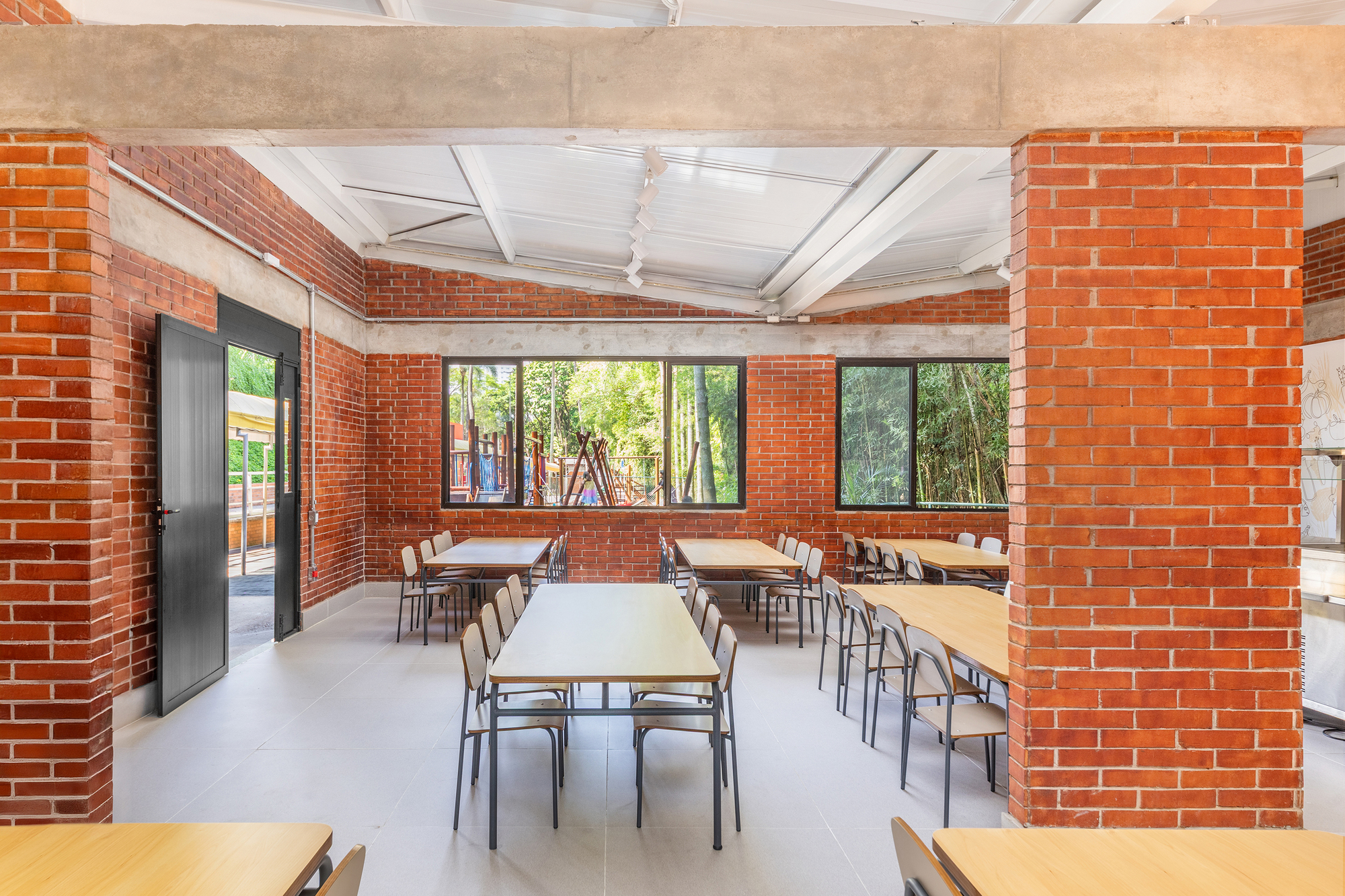 Gallery of Retrofit of Santa Maria School / Carvalho Terra Arquitetos - 5