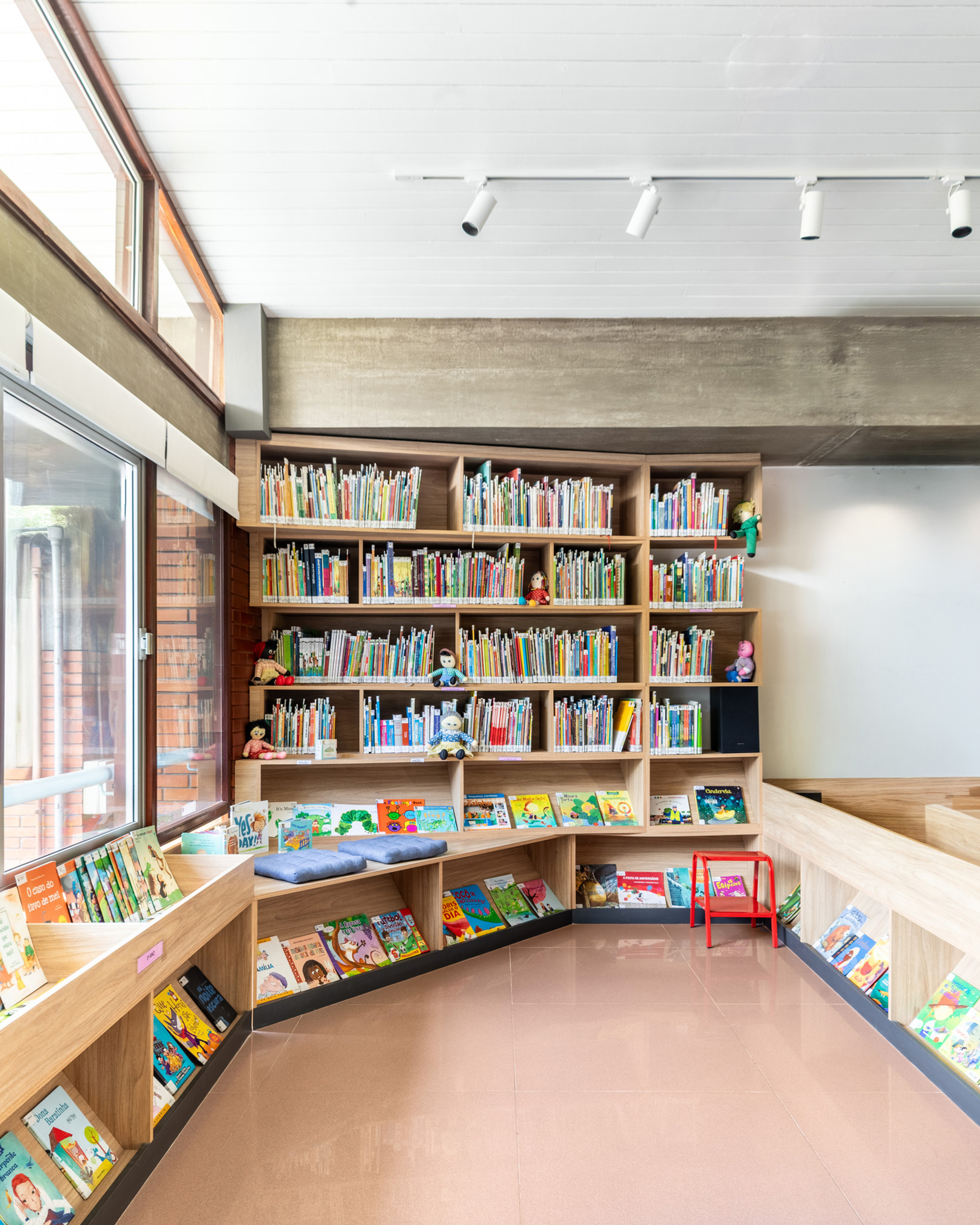 Gallery of Retrofit of Santa Maria School / Carvalho Terra Arquitetos - 17