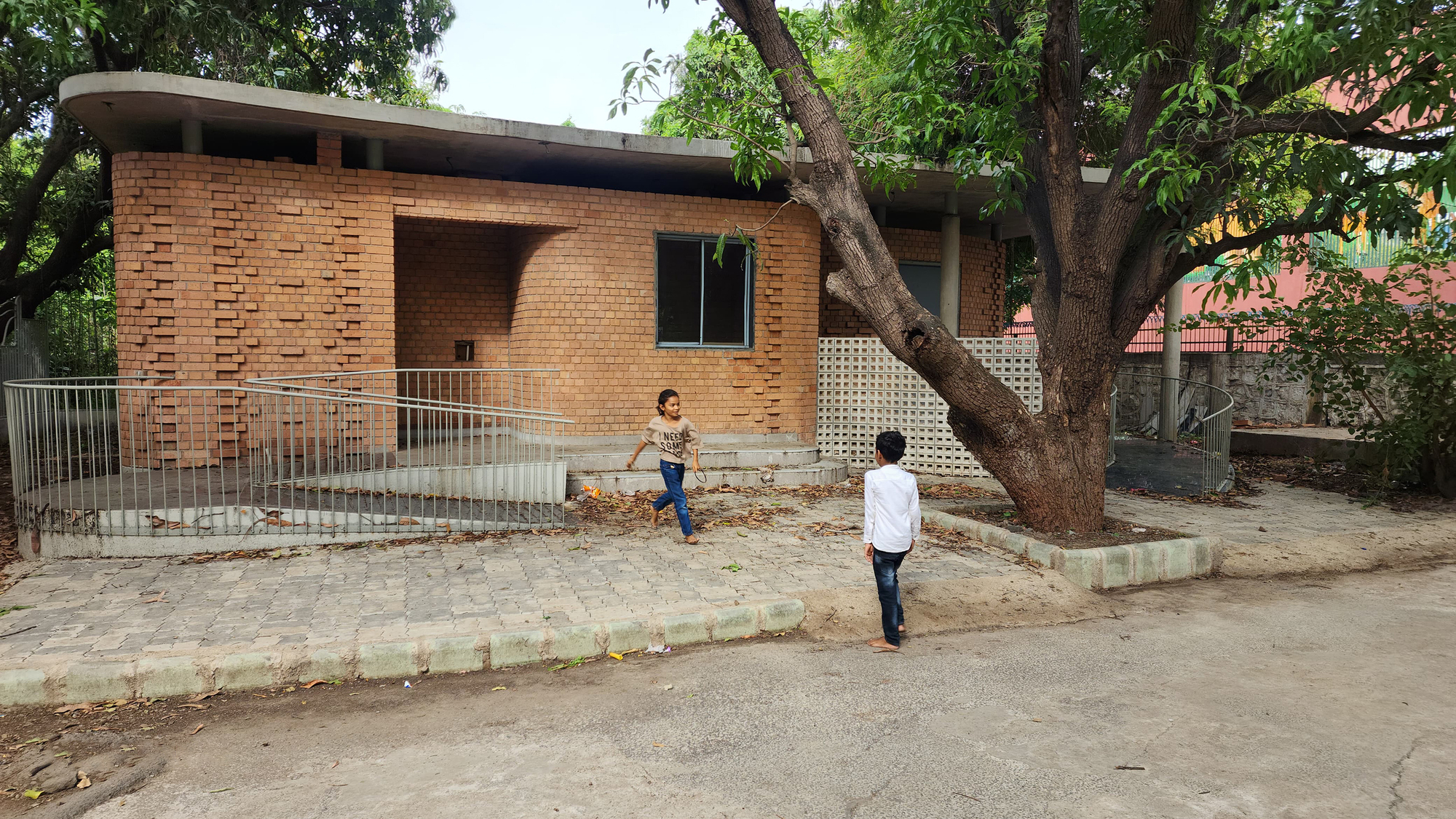 Gallery of She Block Breastfeeding Centers for Mothers on the Move / Aangan Collaborative LLP - 6