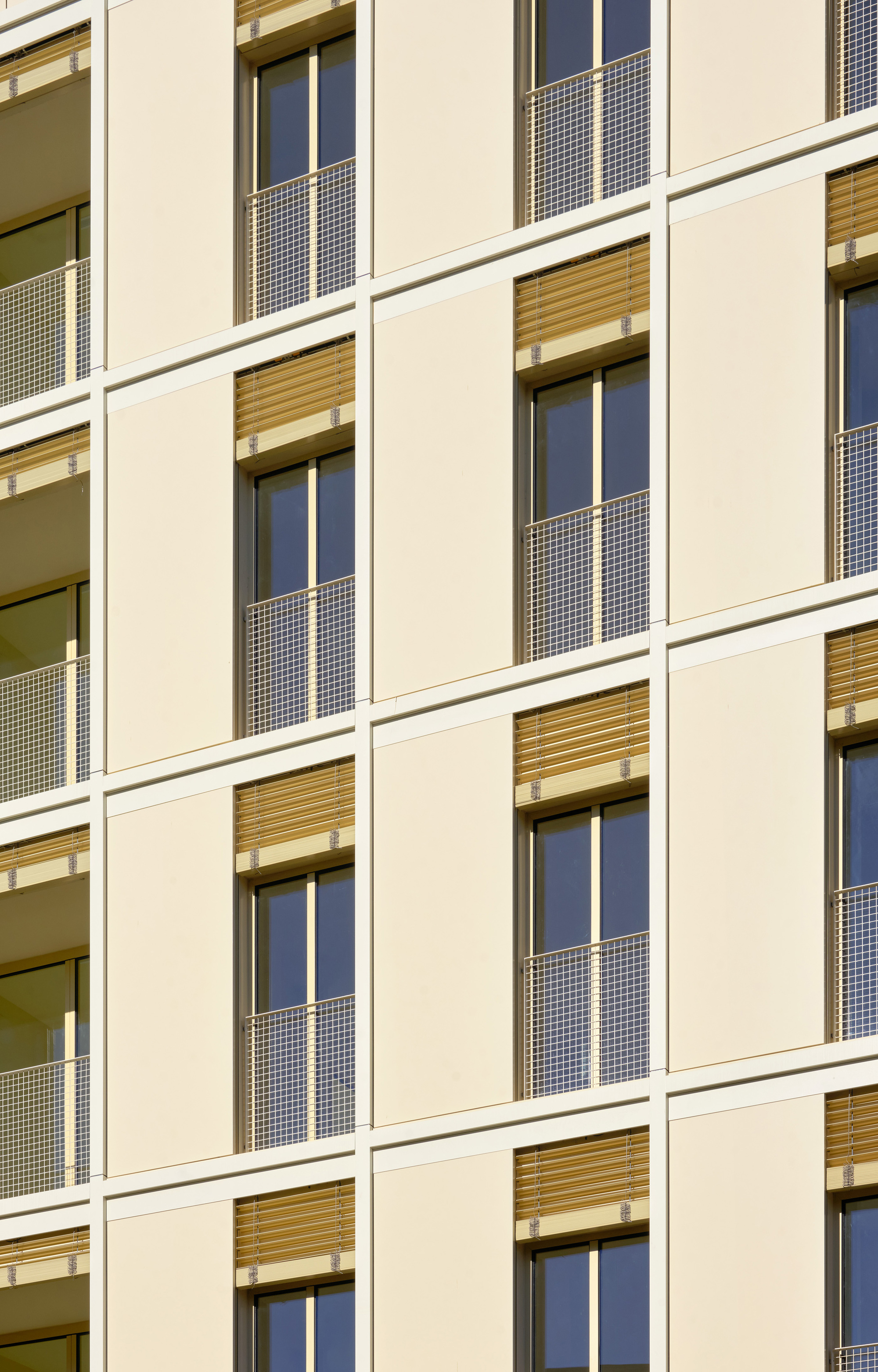 Gallery of 67-Unit Social Housing Building in Illa Glòries / Vivas ...