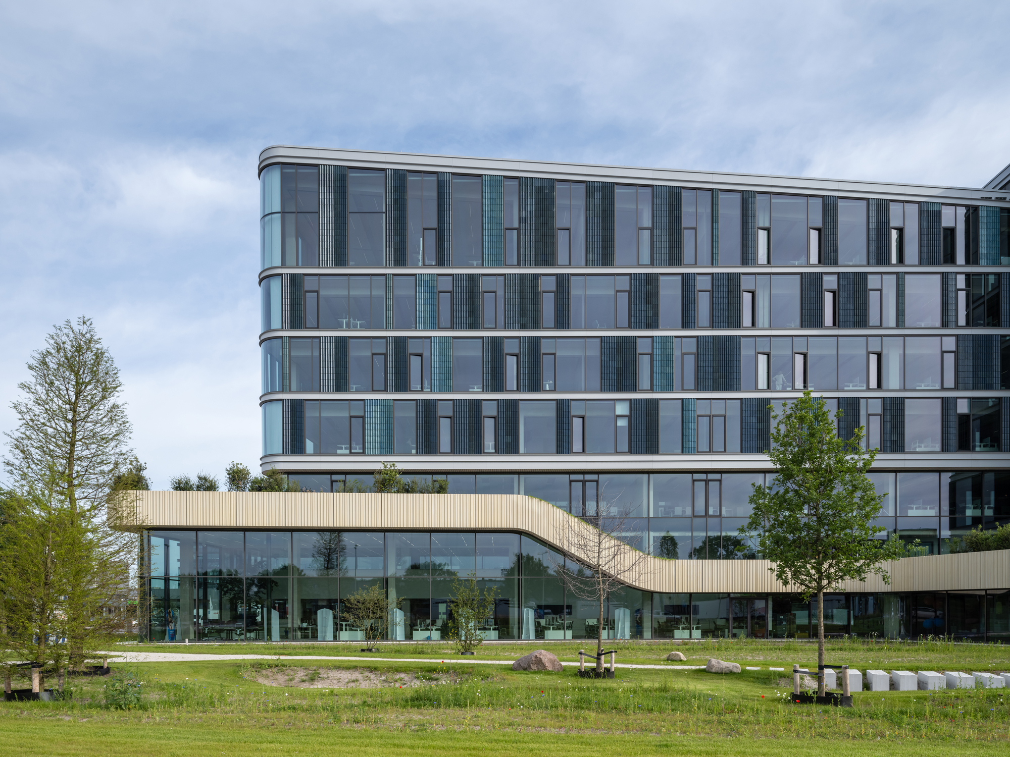 Gallery of DPG Mediavaert Headquarters / Team V Architecture - 6