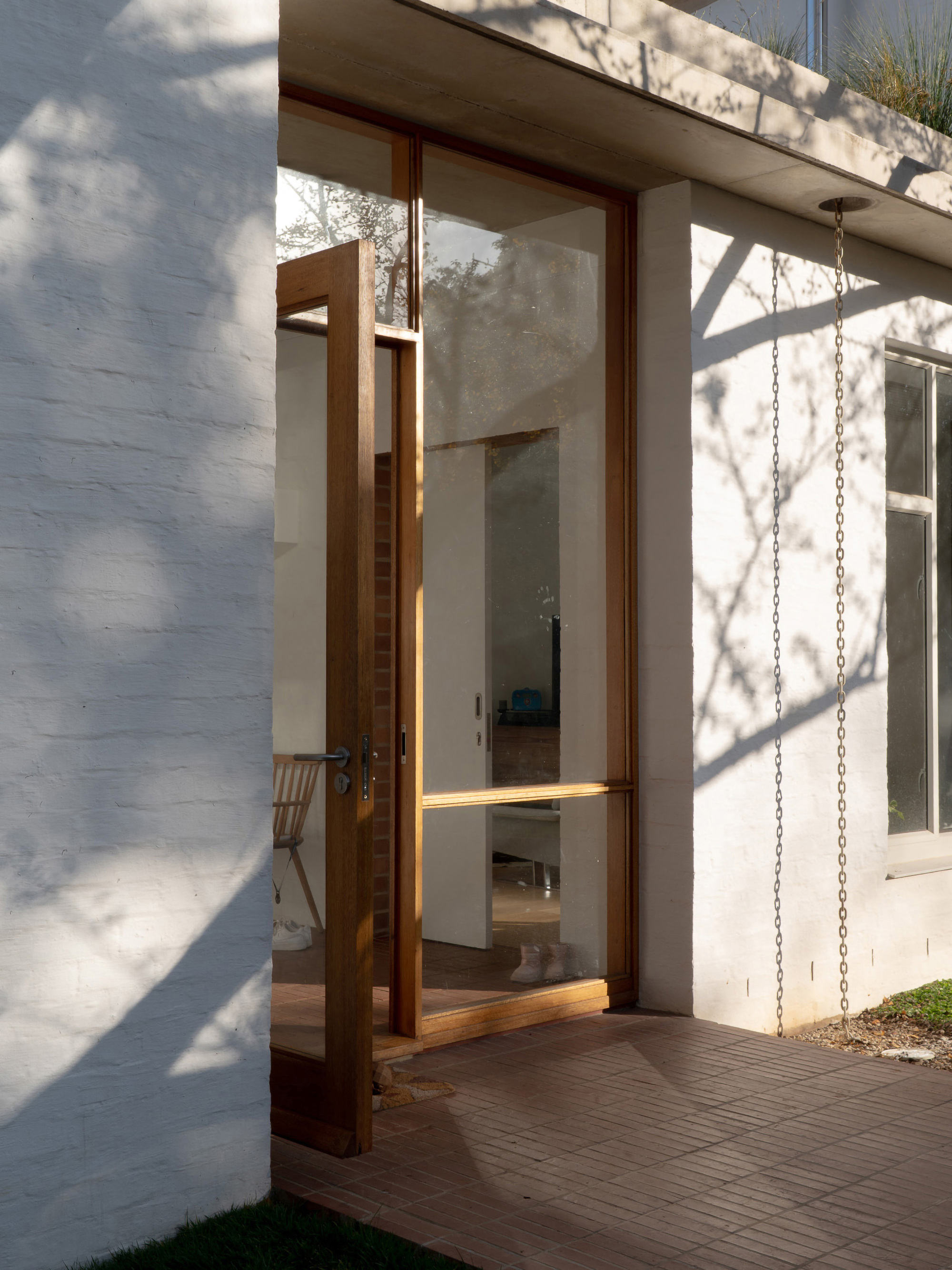 Gallery of Two Sides House / MiMo Architects - 22