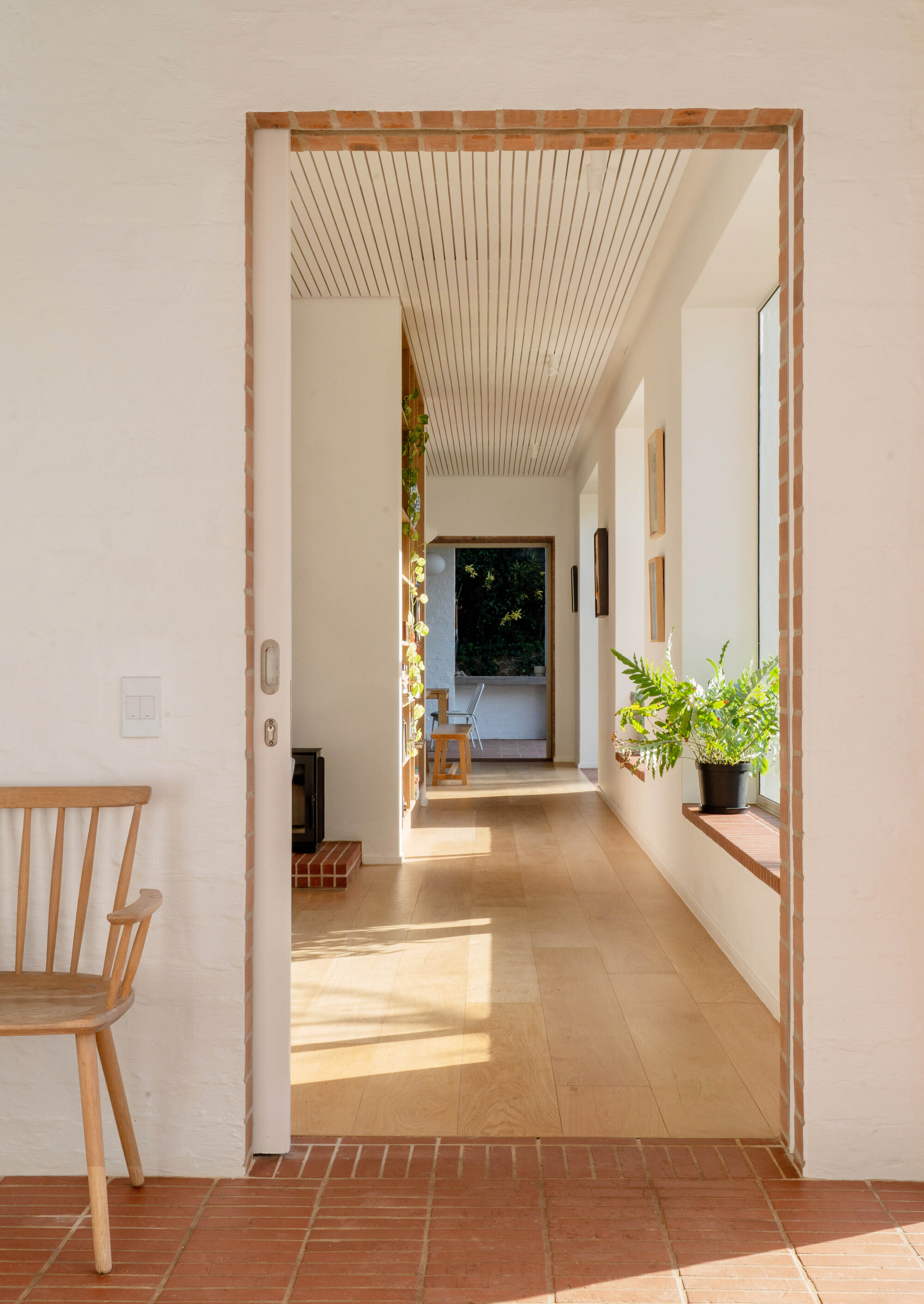 Gallery of Two Sides House / MiMo Architects - 9