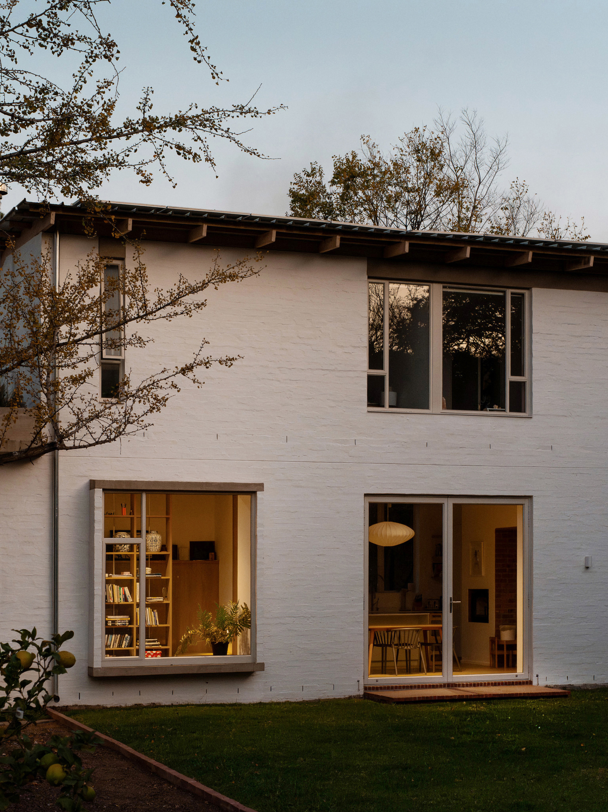 Gallery of Two Sides House / MiMo Architects - 2