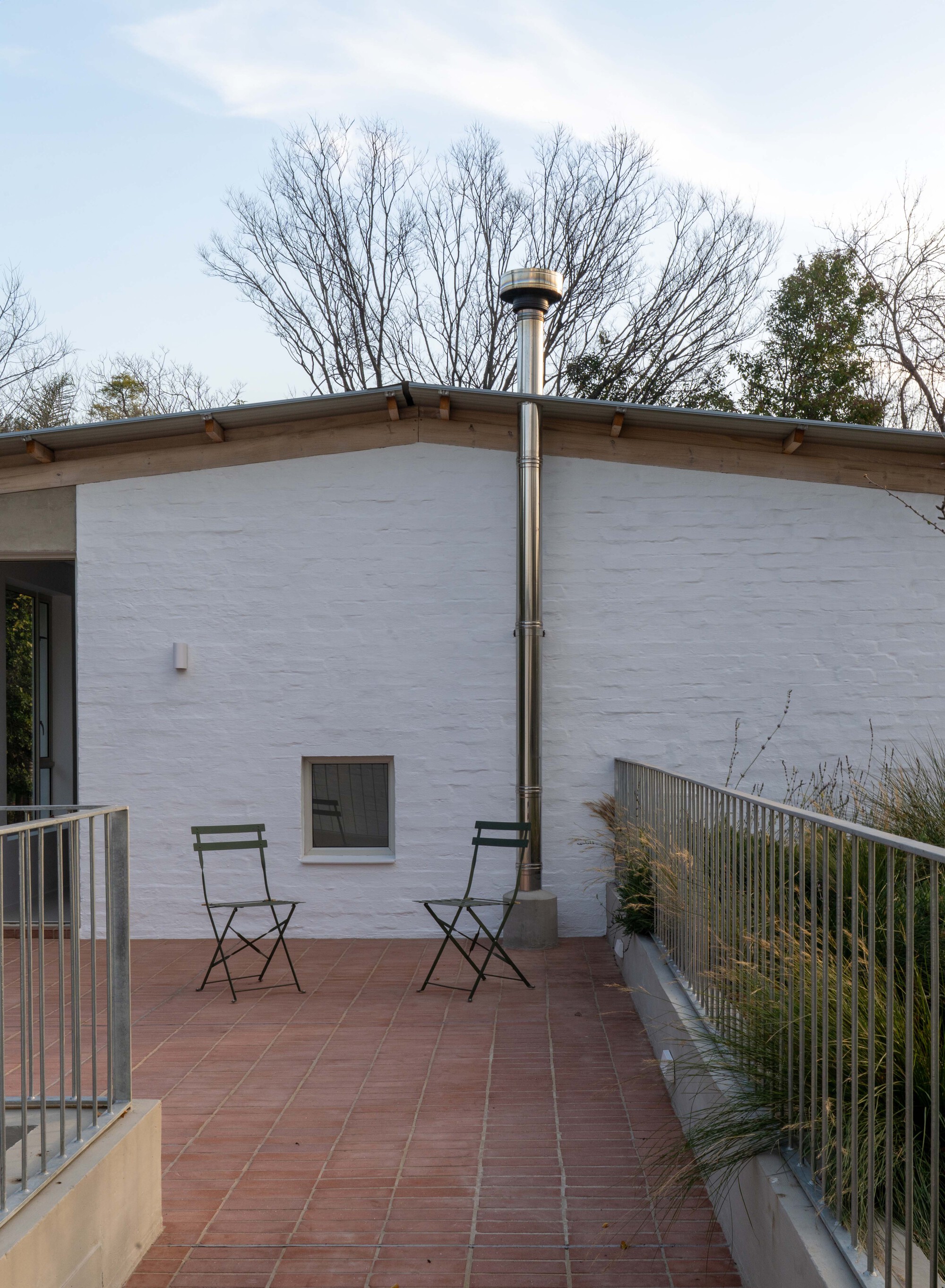 Gallery of Two Sides House / MiMo Architects - 8