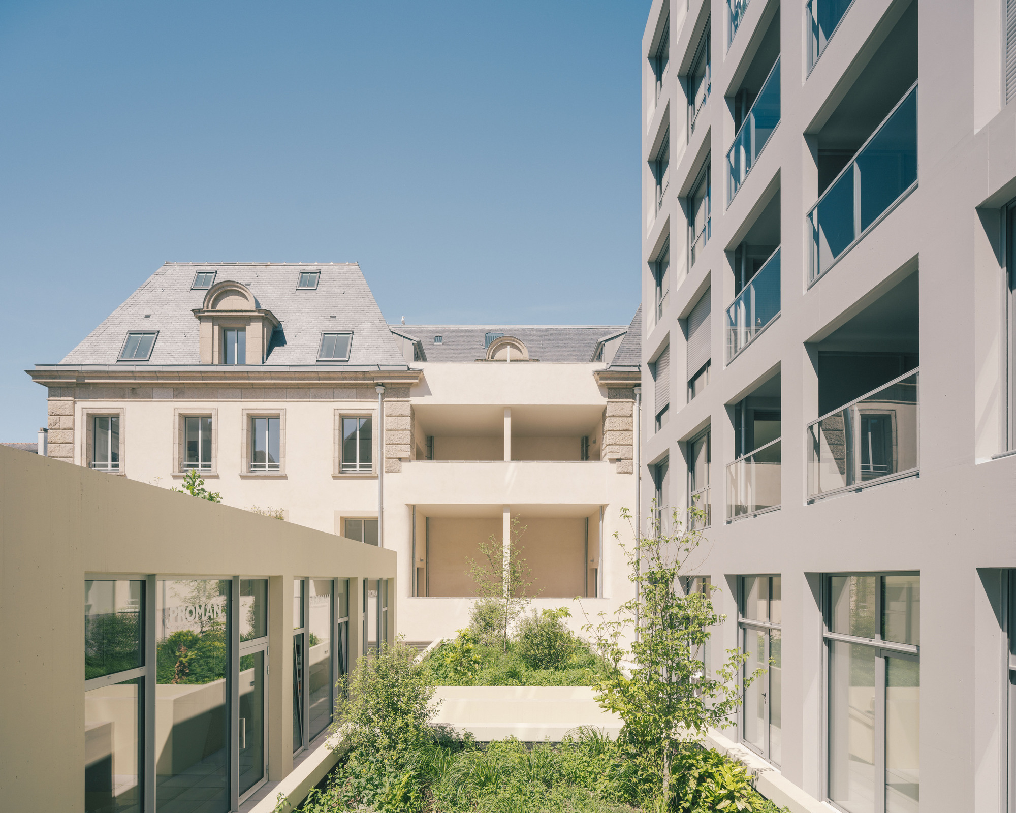 Gallery of 19 Collective Housing Units / Atelier 56S - 5