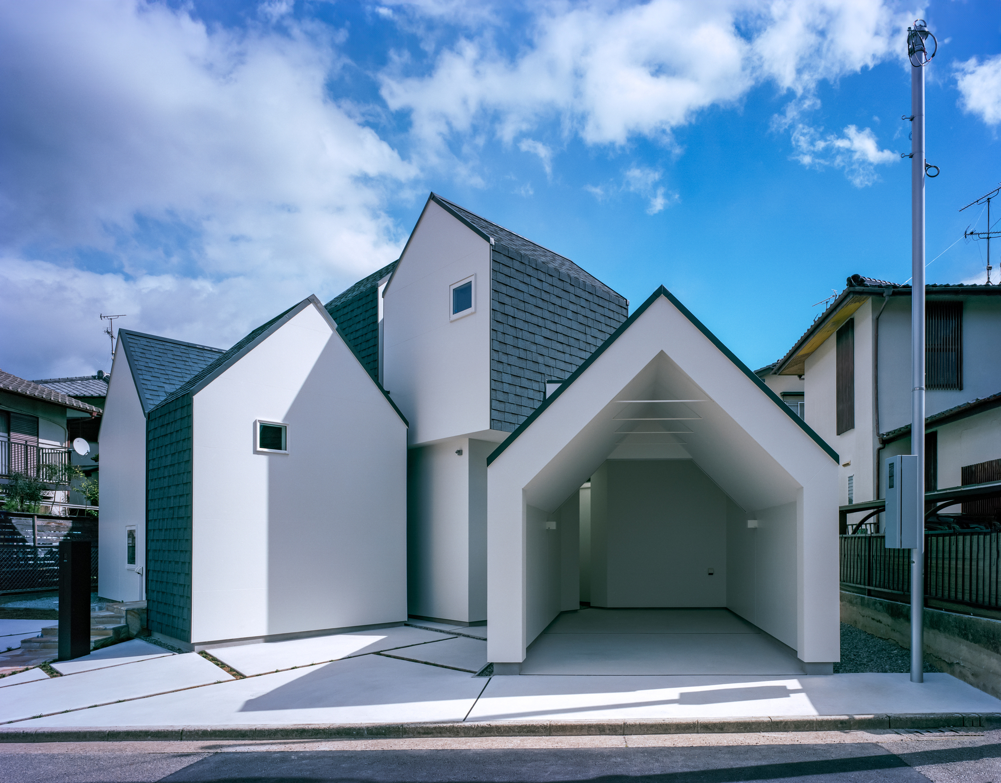 Gallery of House in Inagawa-cho / FujiwaraMuro Architects - 1
