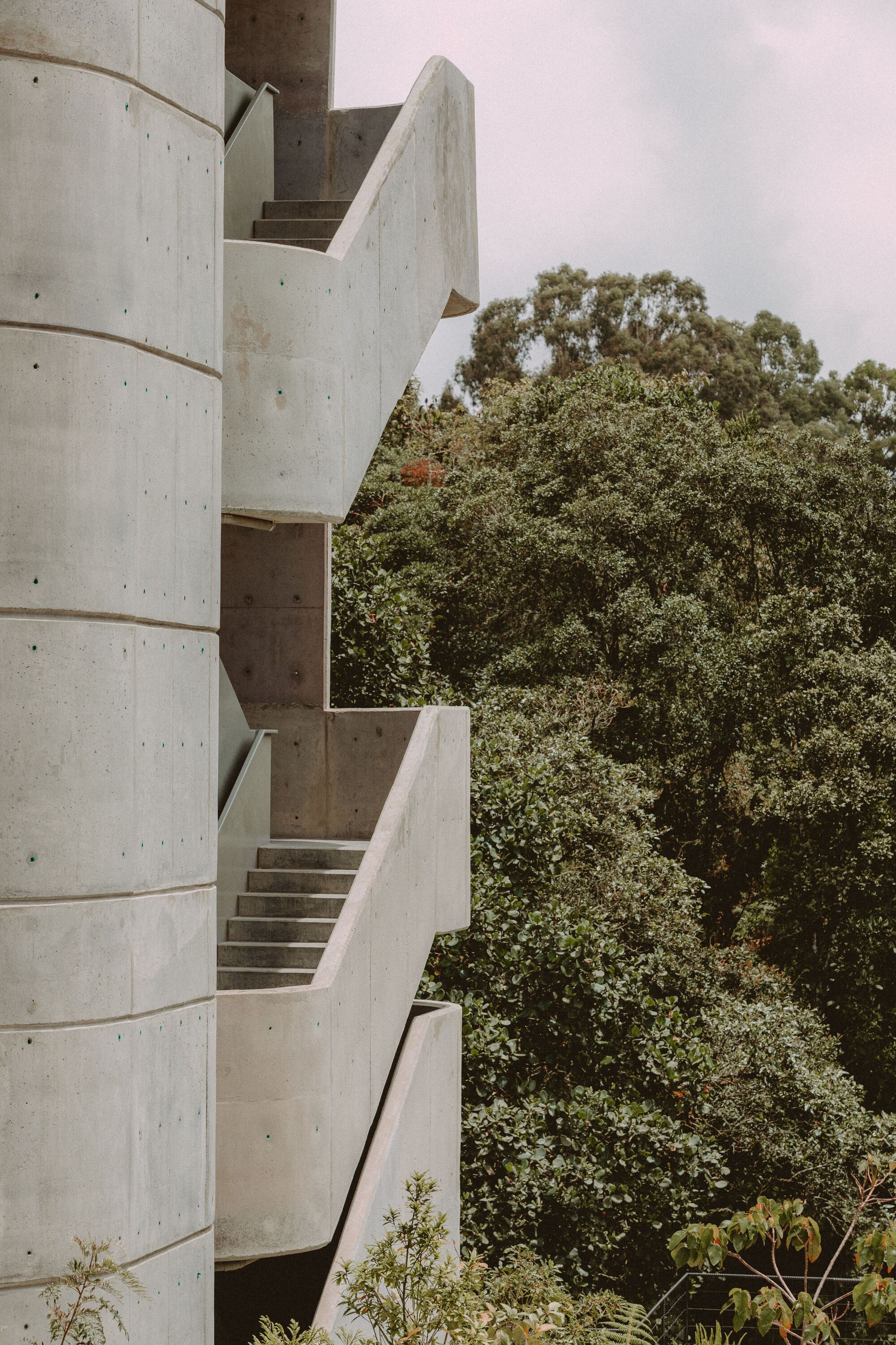 Gallery of Indie Lab Office Building / StudioSC + Base Taller - 13