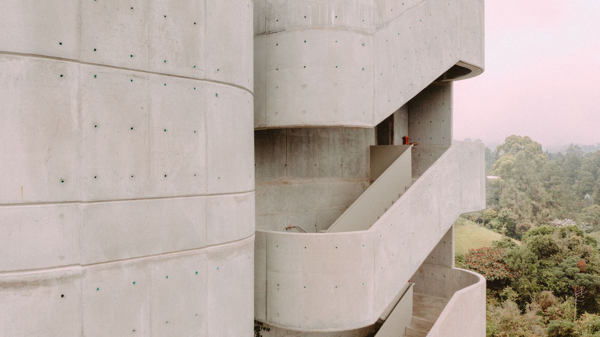 Gallery of Indie Lab Office Building / StudioSC + Base Taller - 11