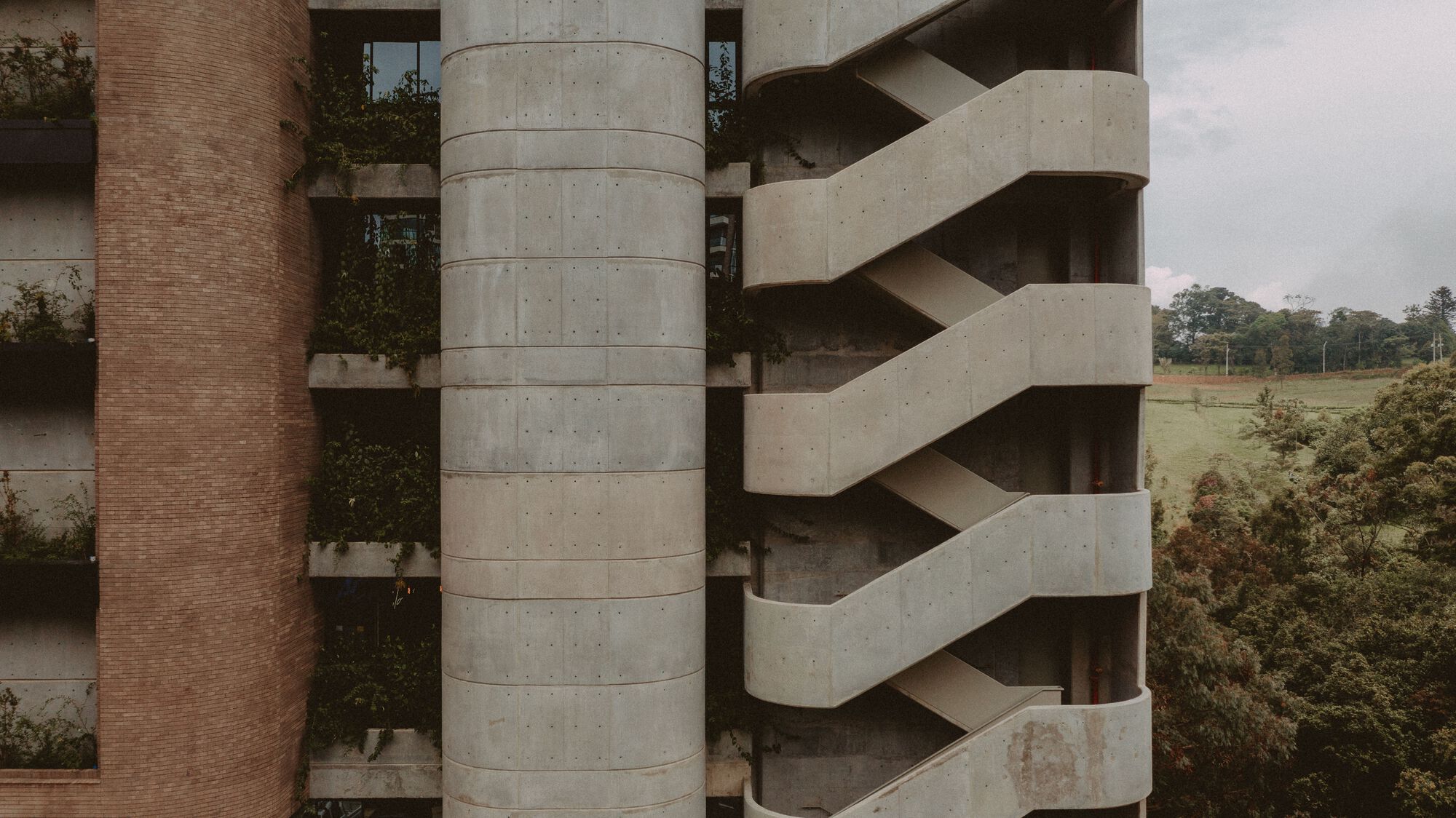 Gallery of Indie Lab Office Building / StudioSC + Base Taller - 9