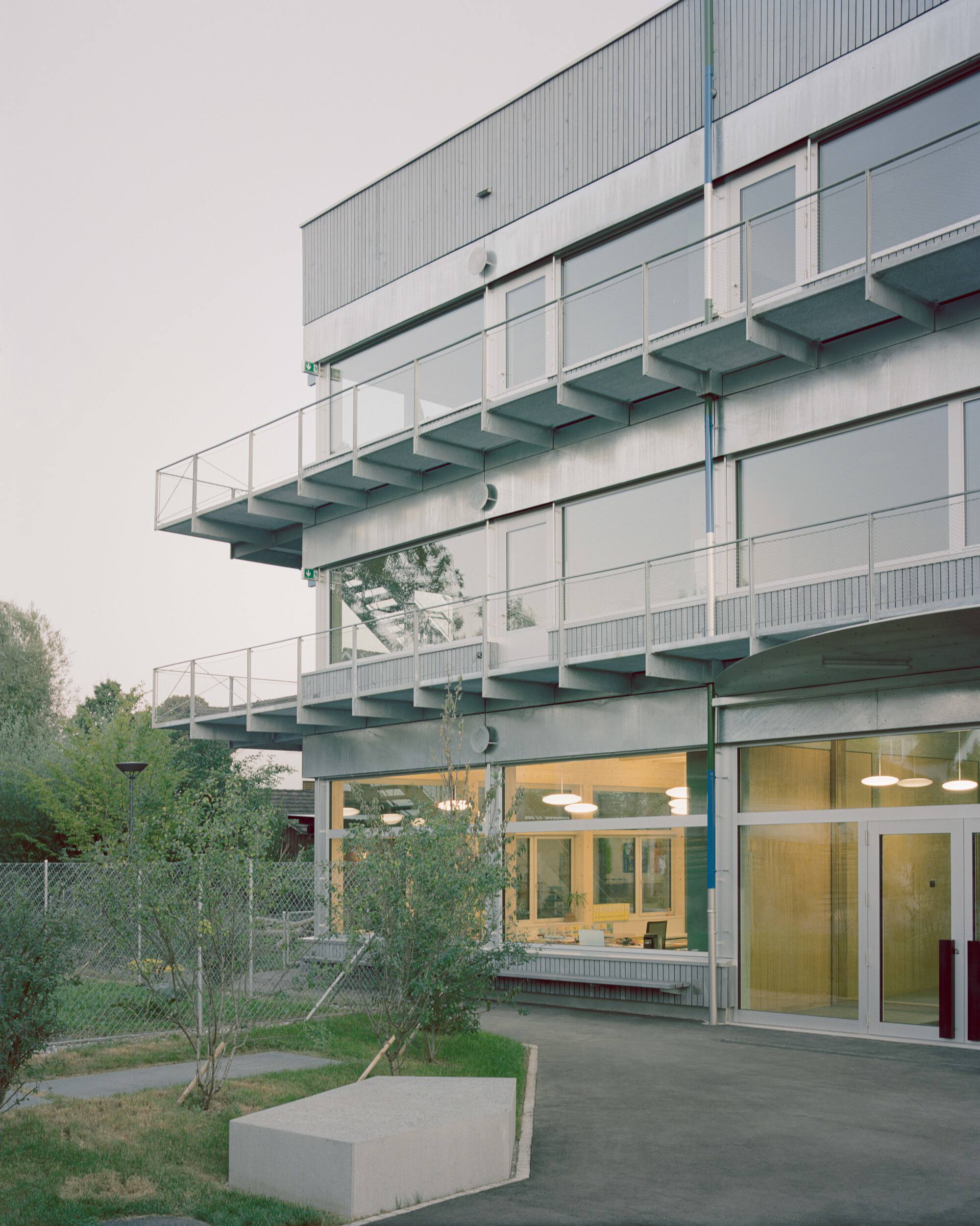 Galería de Escuela Bota Dürnten / Lukas Raeber Architects - 2